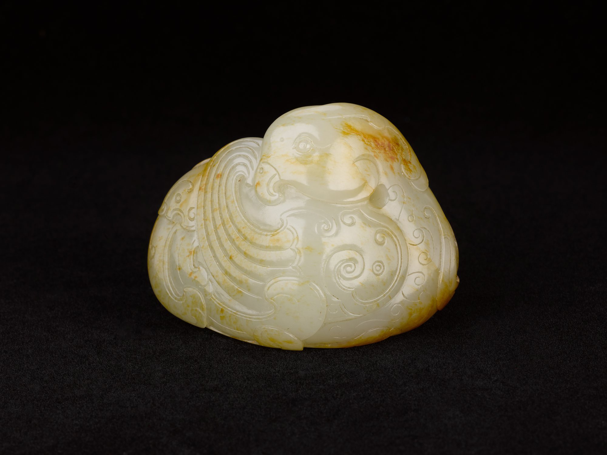 A white and russet jade 'bird' pebble, Song - Ming dynasty | 宋至明 白玉雕鳳鳥 ...