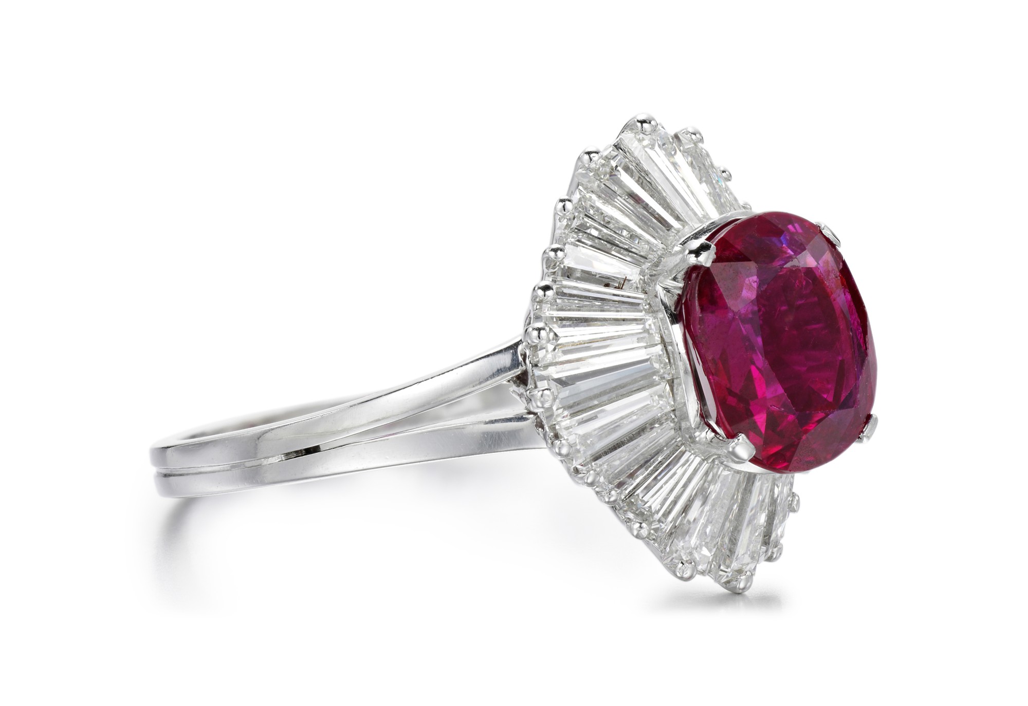 RUBY AND DIAMOND RING | Fine Jewels Online | Jewellery | Sotheby's
