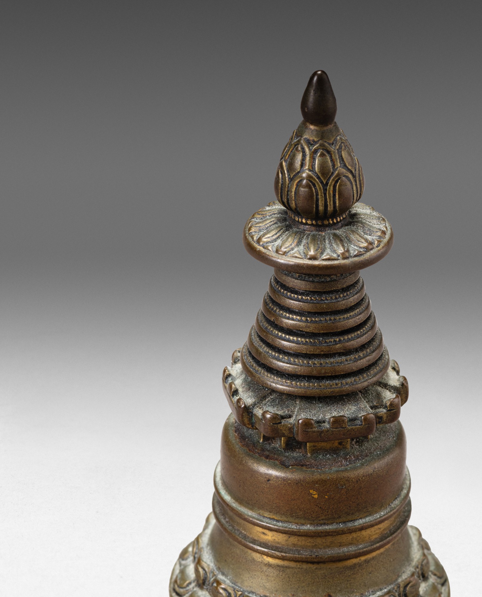 A bronze stupa Tibet, 13th century | 西藏 十三世紀 藏傳銅佛塔 | Arts d'Asie ...