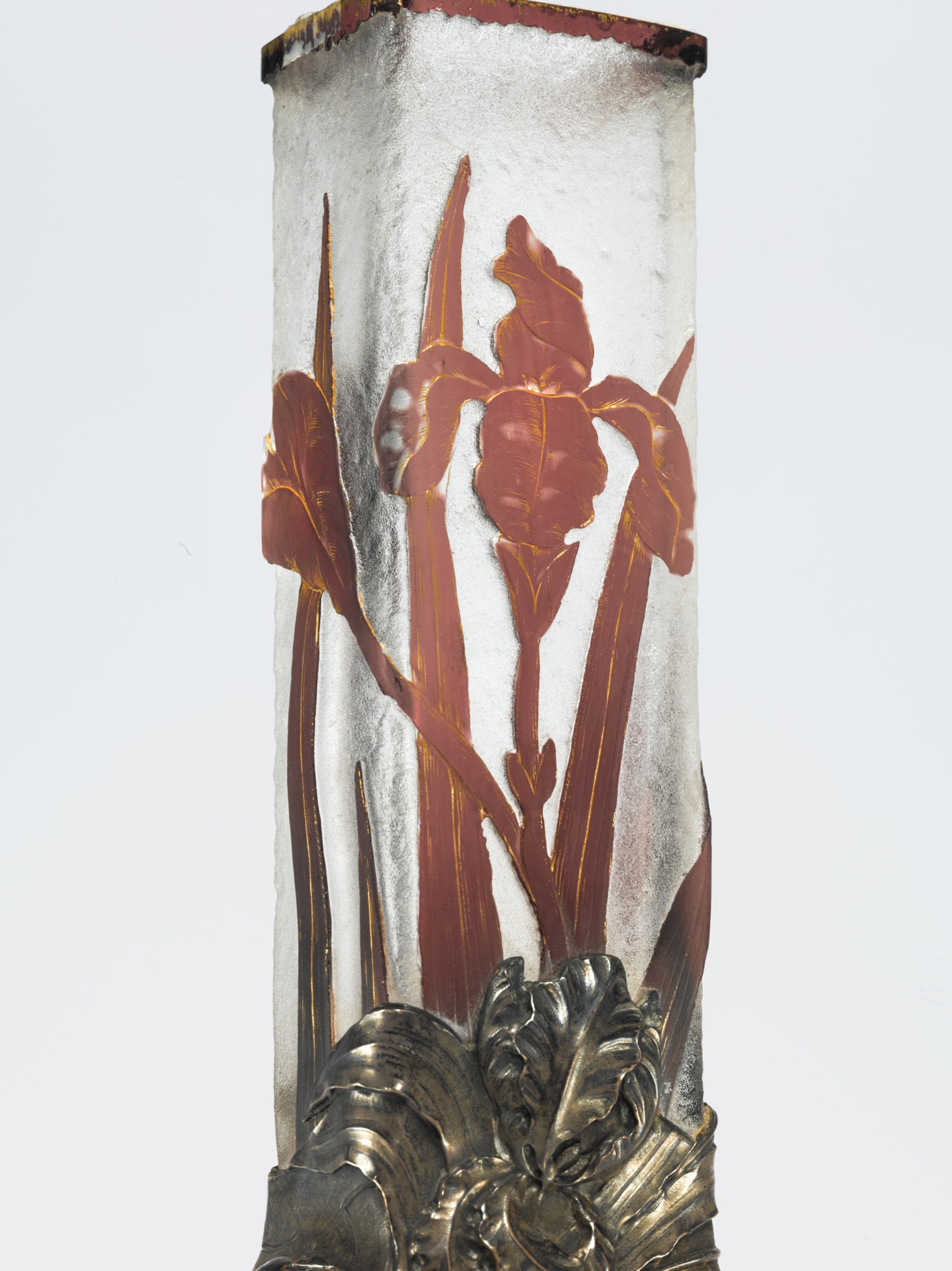 Daum, Two "Iris" Vases | Design | 2021 | Sotheby's