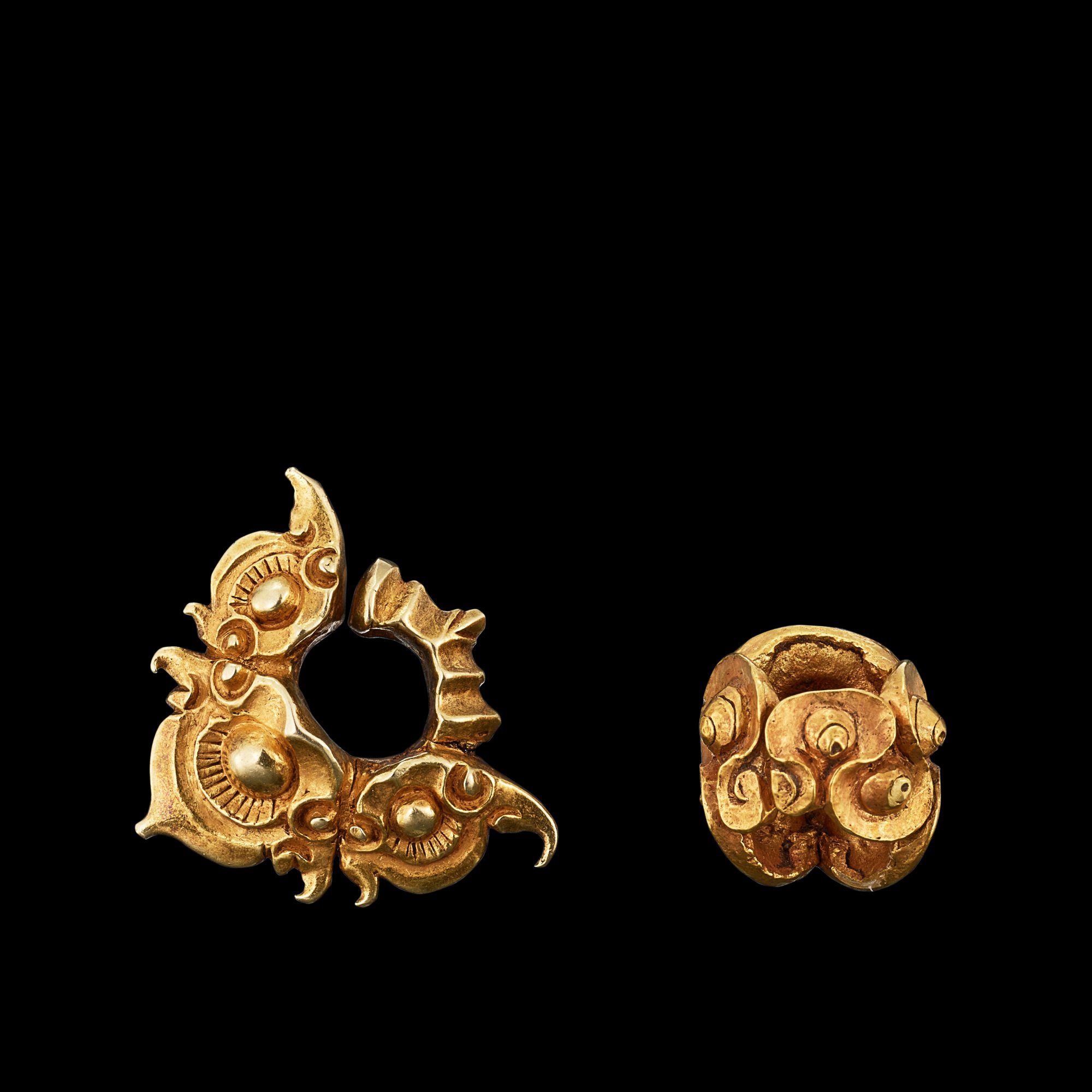 Two gold ornaments Java, Indonesia, 7th - 12th century | 印尼爪哇 七至十二世紀 ...