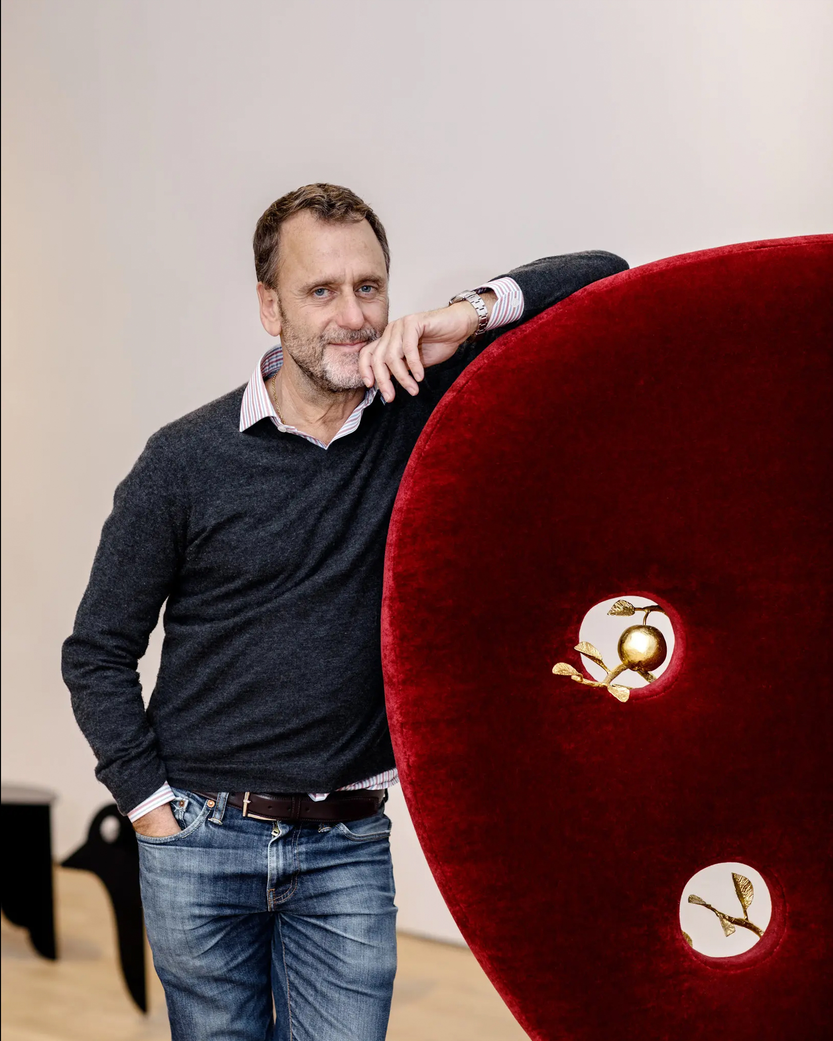 Set of a Obsidian Swallow Pendant and Jewelry Stand with Mirror | Art ...