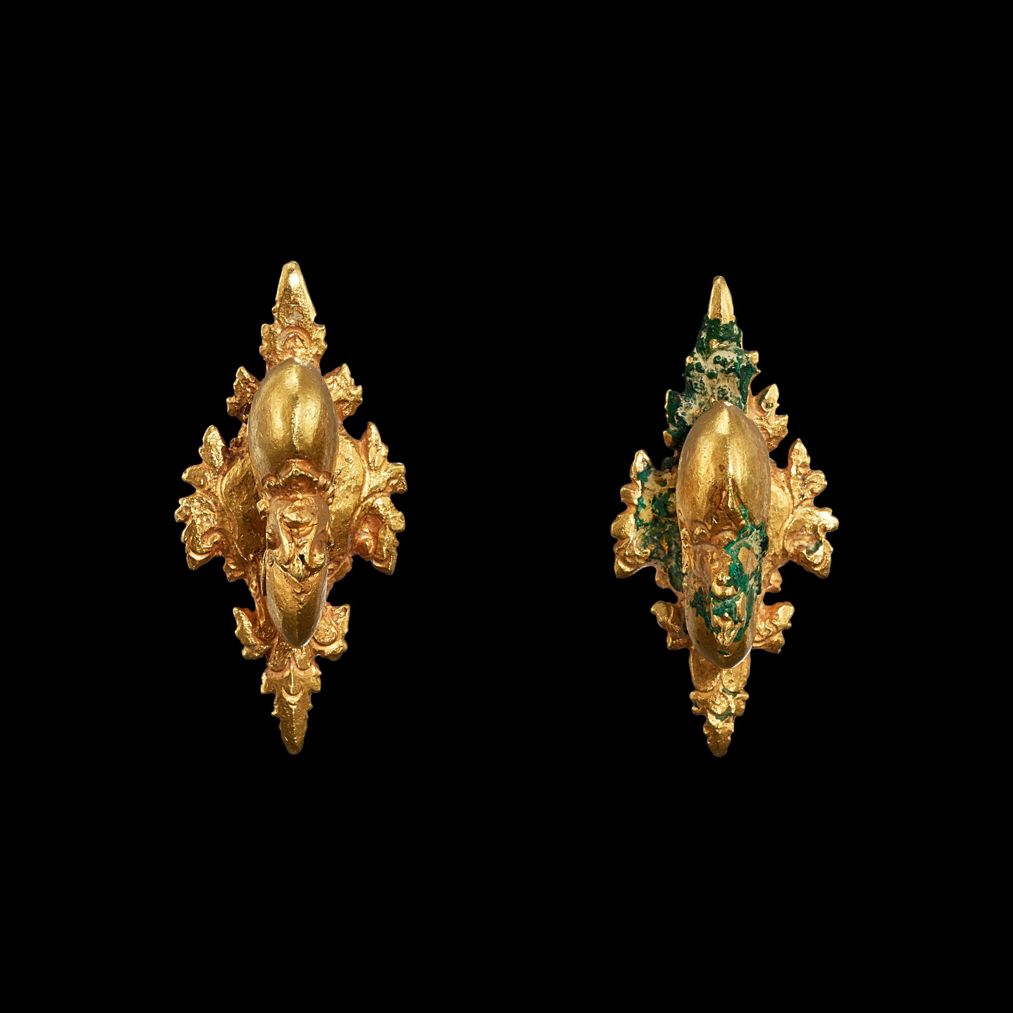 A pair of gold earrings Java, Indonesia, 7th - 12th century | 印尼爪哇 ...