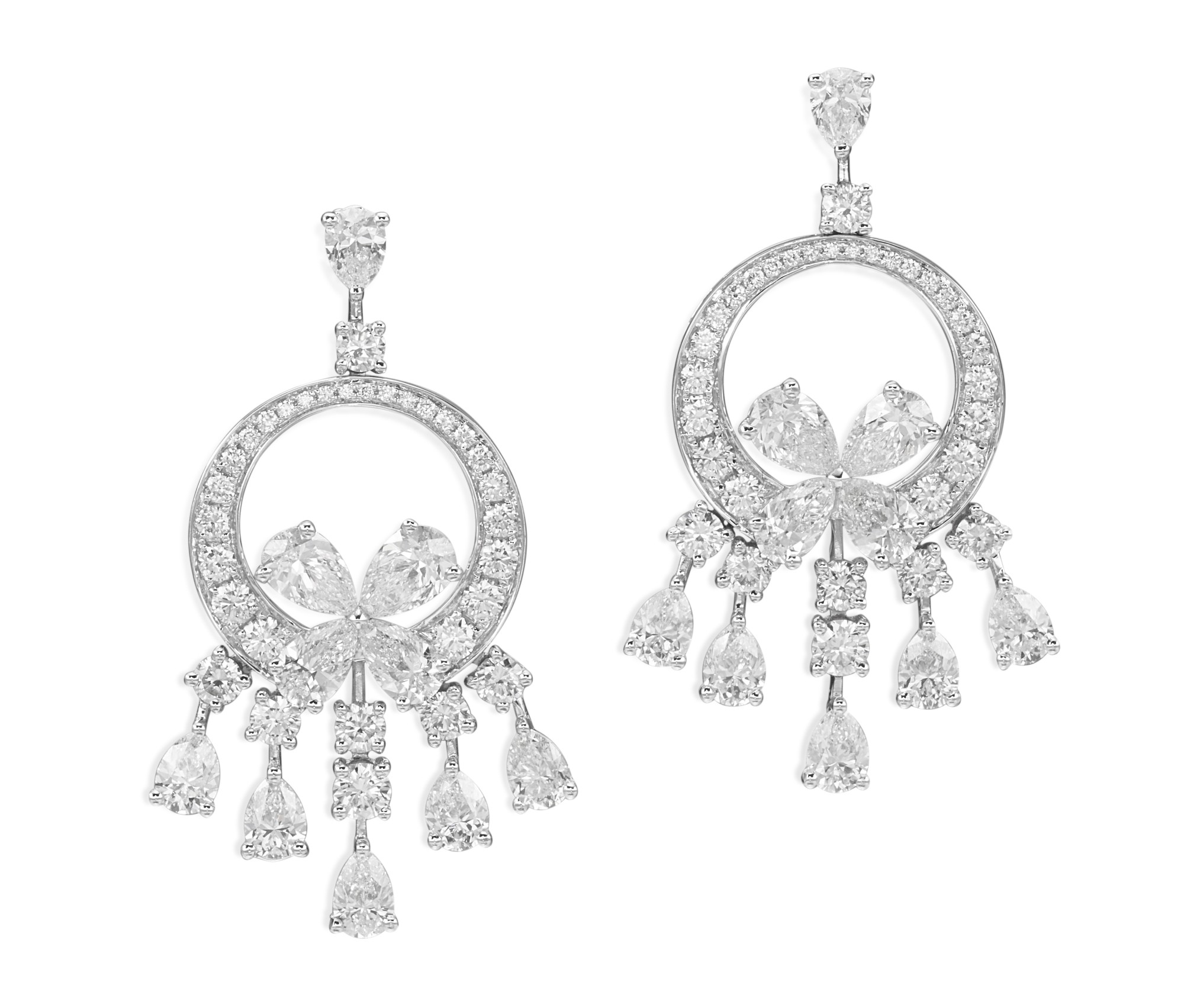 PAIR OF DIAMOND PENDENT EARRINGS | 鑽石吊耳環一對 | Fine Jewels | 2020 | Sotheby's