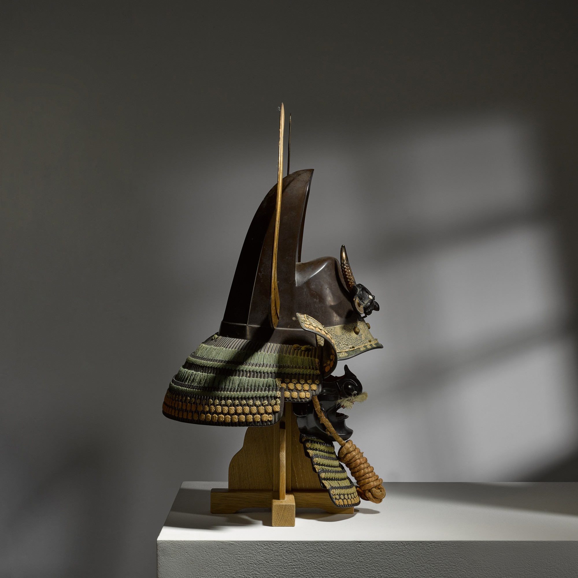 A wakan-nari kabuto [crown-shaped helmet] | Edo period, 18th century ...