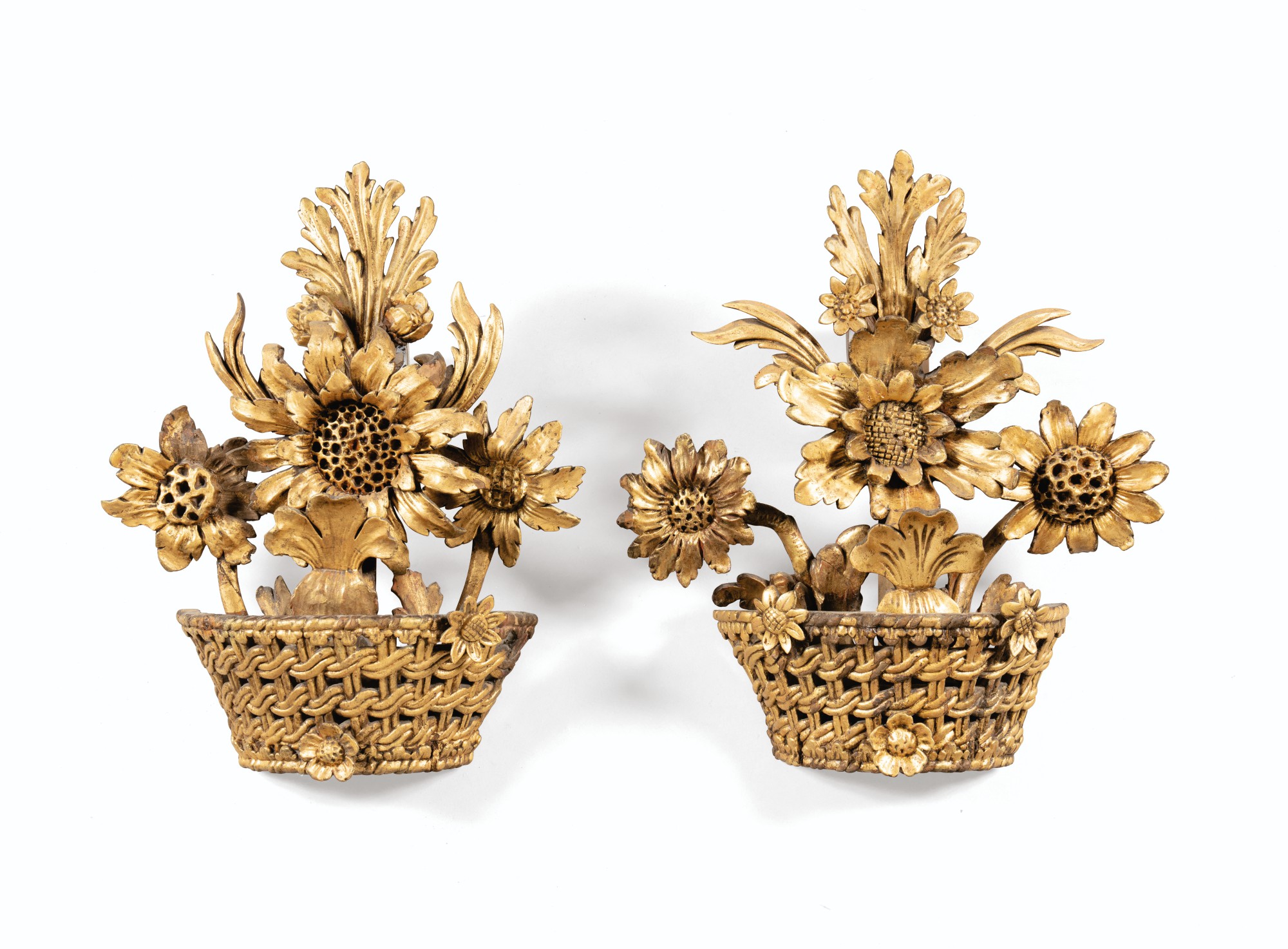 A PAIR OF GILT-WOOD FLOWER BASKETS, 18TH CENTURY | PAIRE D'APPLIQUES EN ...
