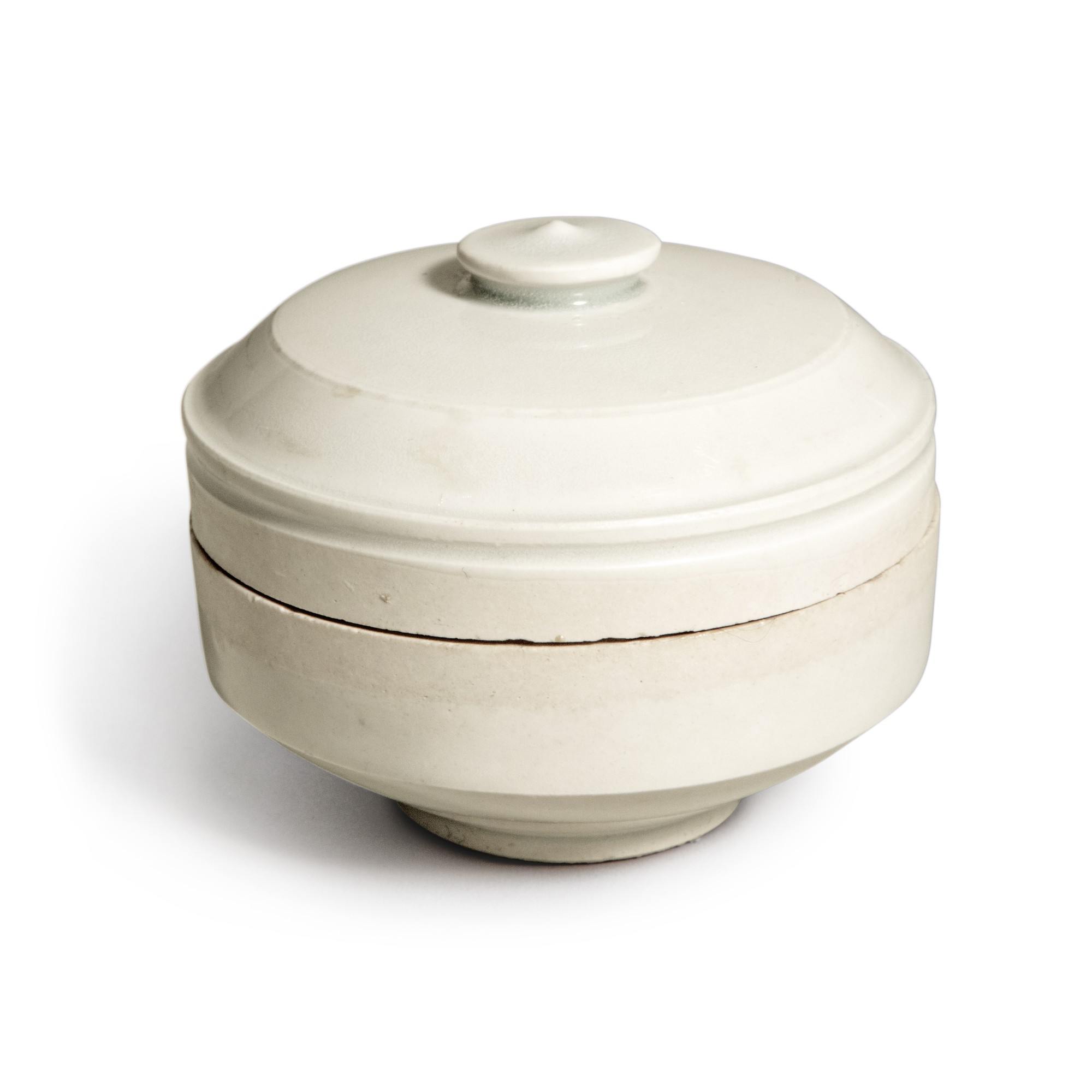 A 'Ding' box and cover, Late Tang / Five Dynasties | 唐末 / 五代 定窰白釉蓋盒 ...