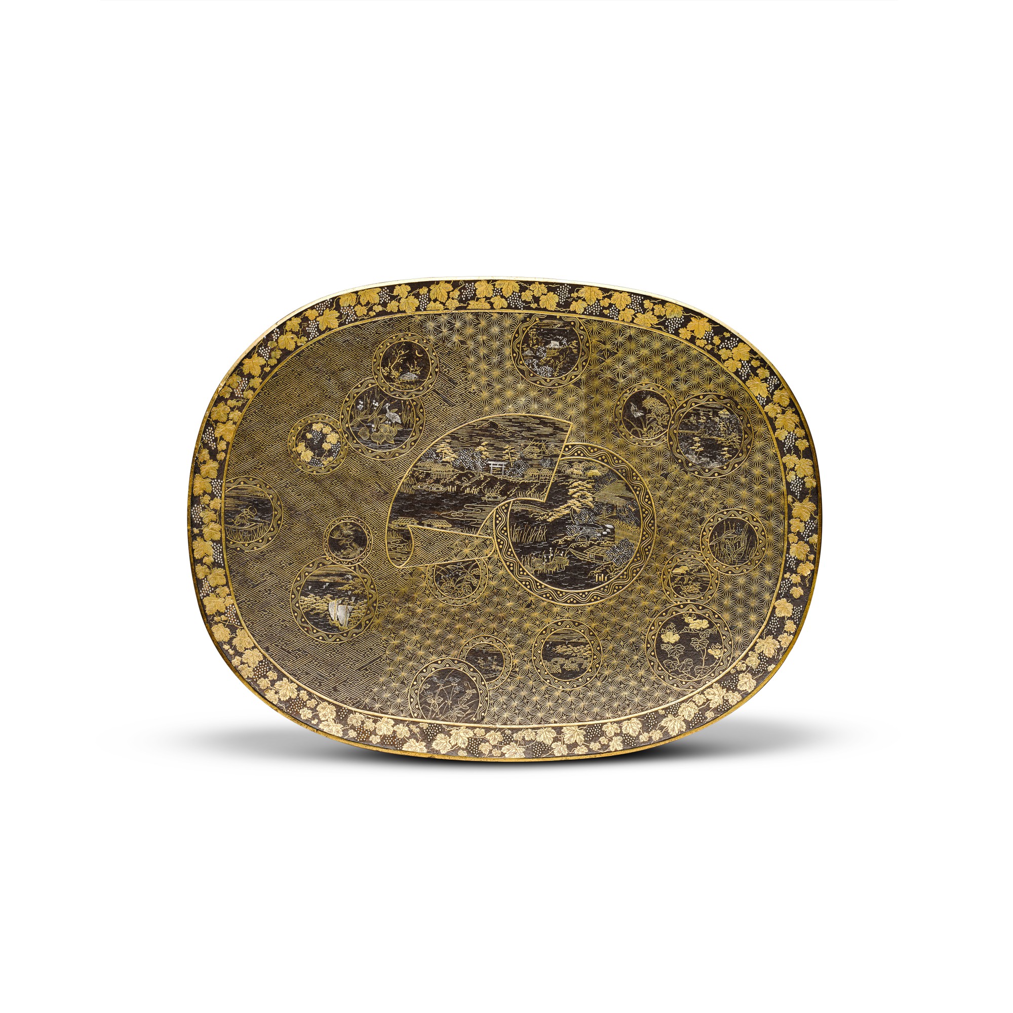A fine oval Komai dish | Signed Komai sei (made by the Komai workshop ...