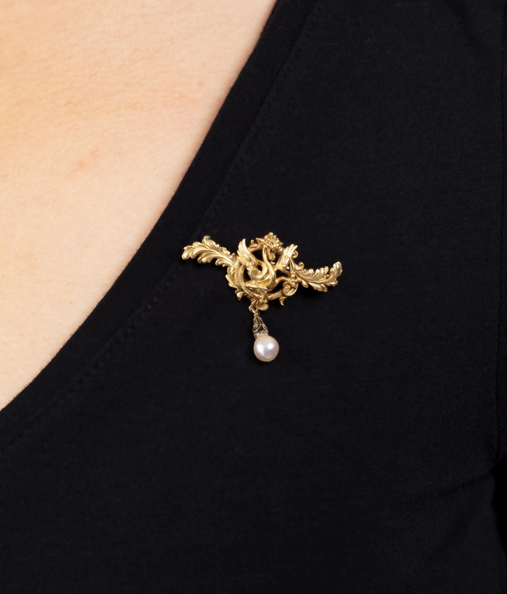 Broche or et perle | Gold and pearl brooch | Fine Jewels | 2021 | Sotheby's