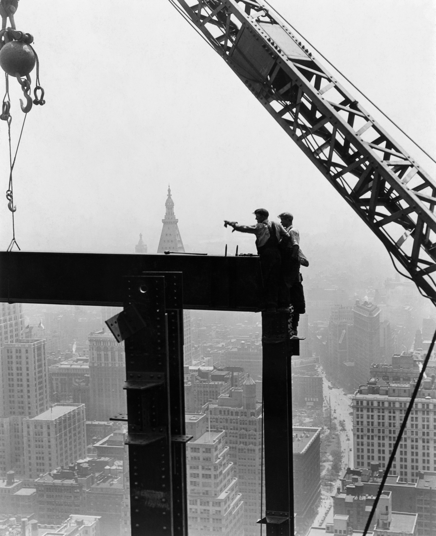 Derrick and Workers on Girder, Empire State Building | Pier 24 ...
