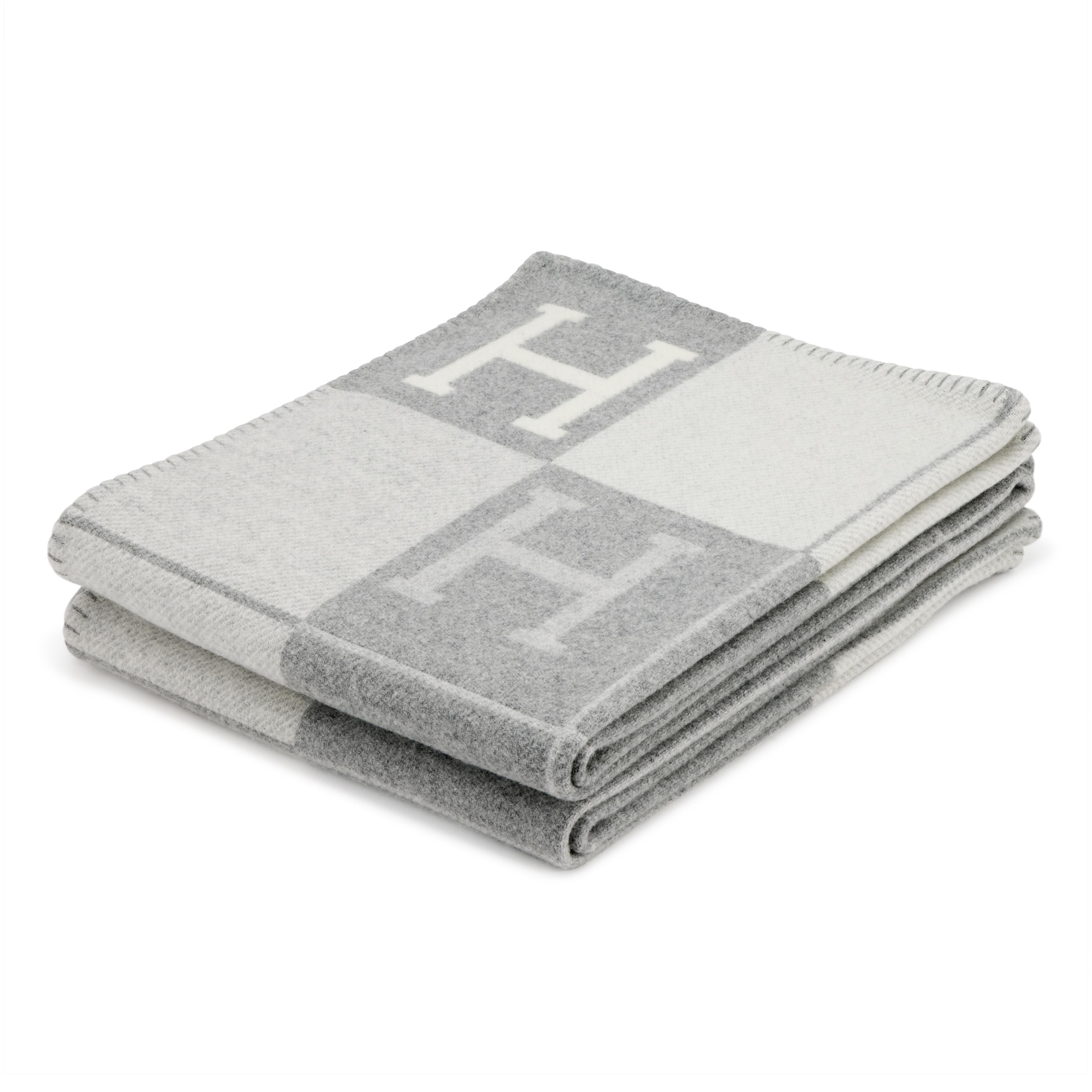 Hermès ÉCru And Gris Clair Cashmere And Merino Wool Avalon III Throw ...