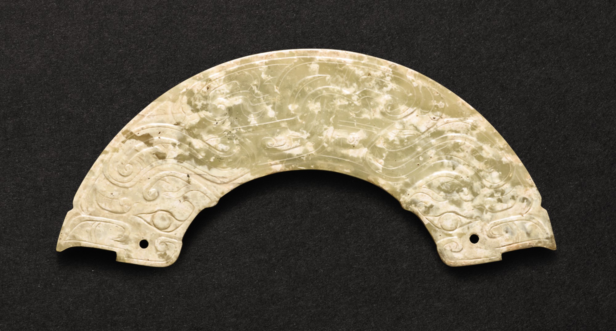 A CELADON JADE PENDANT, HUANG WESTERN ZHOU DYNASTY | 西周 青玉交龍紋璜 ...