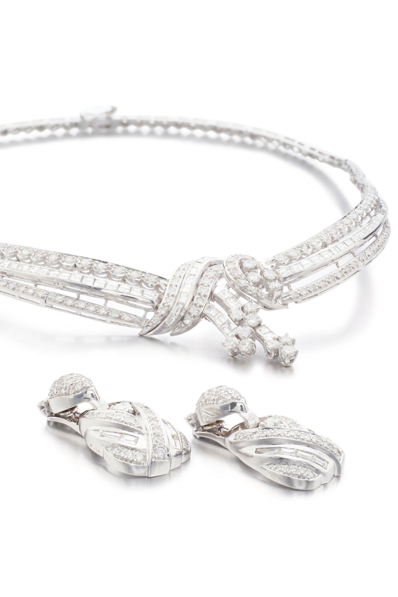 Collier et paire de clips pendants d'oreille diamants | Diamond ...