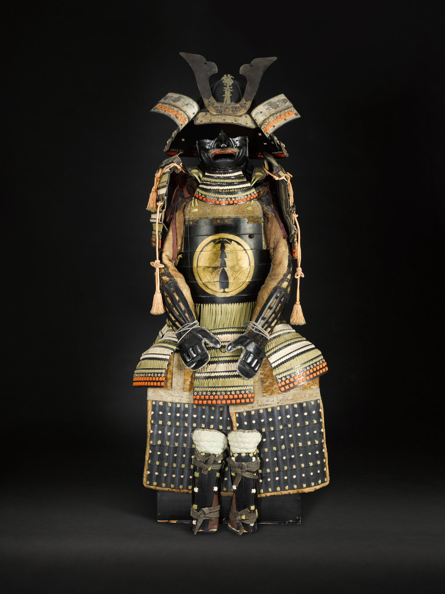 A yokohagi nimai-do gusoku [armour] | Meiji period, late 19th - early ...