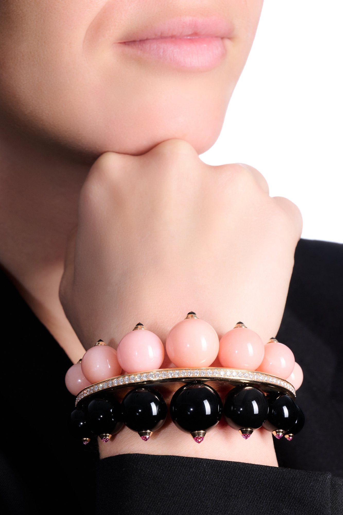 Gem-set and diamond bangle | 卡地亞寶石及鑽石手鐲 | Magnificent Jewels and Noble ...