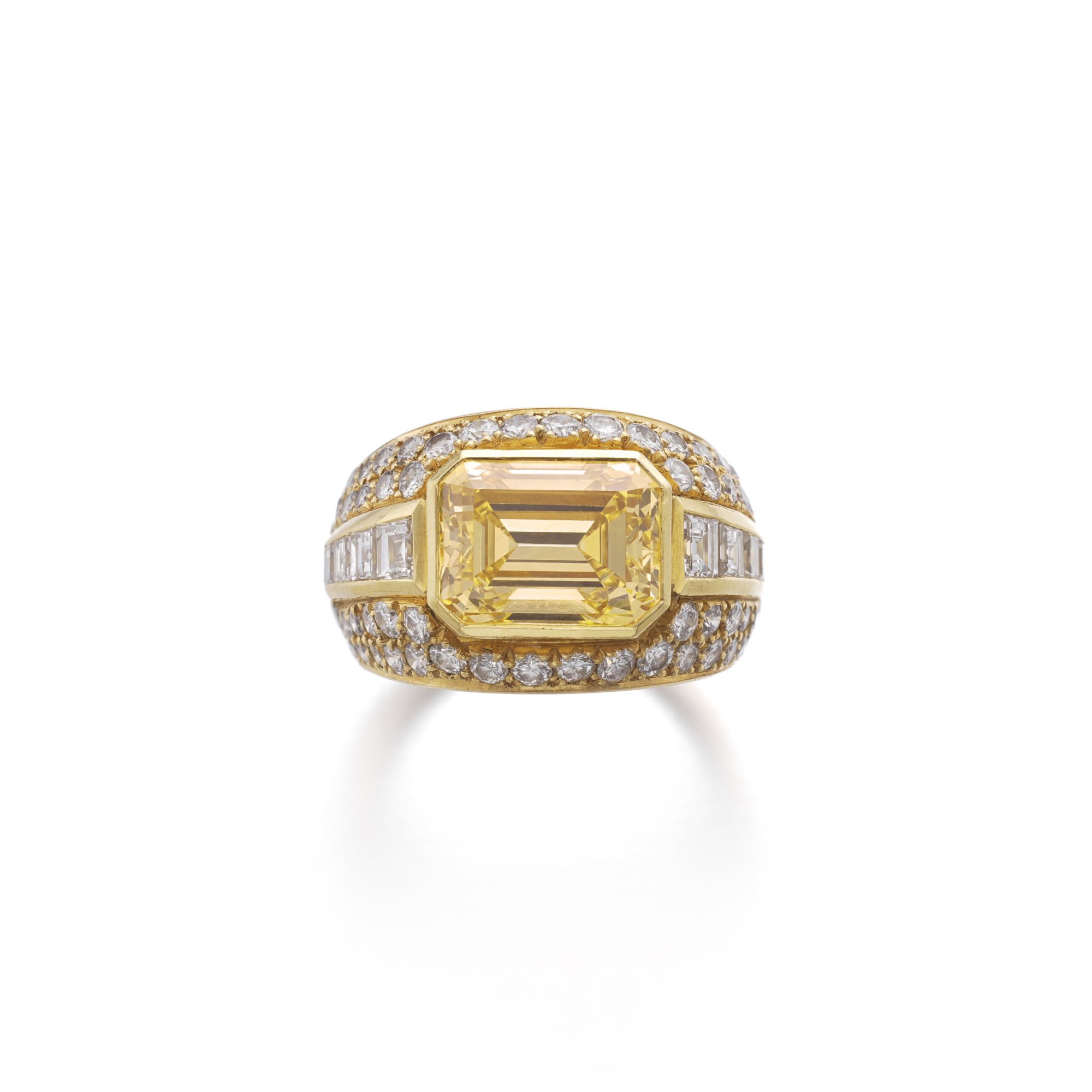Fancy Vivid Yellow diamond ring | 豔彩黃色鑽石戒指 | Magnificent Jewels and ...