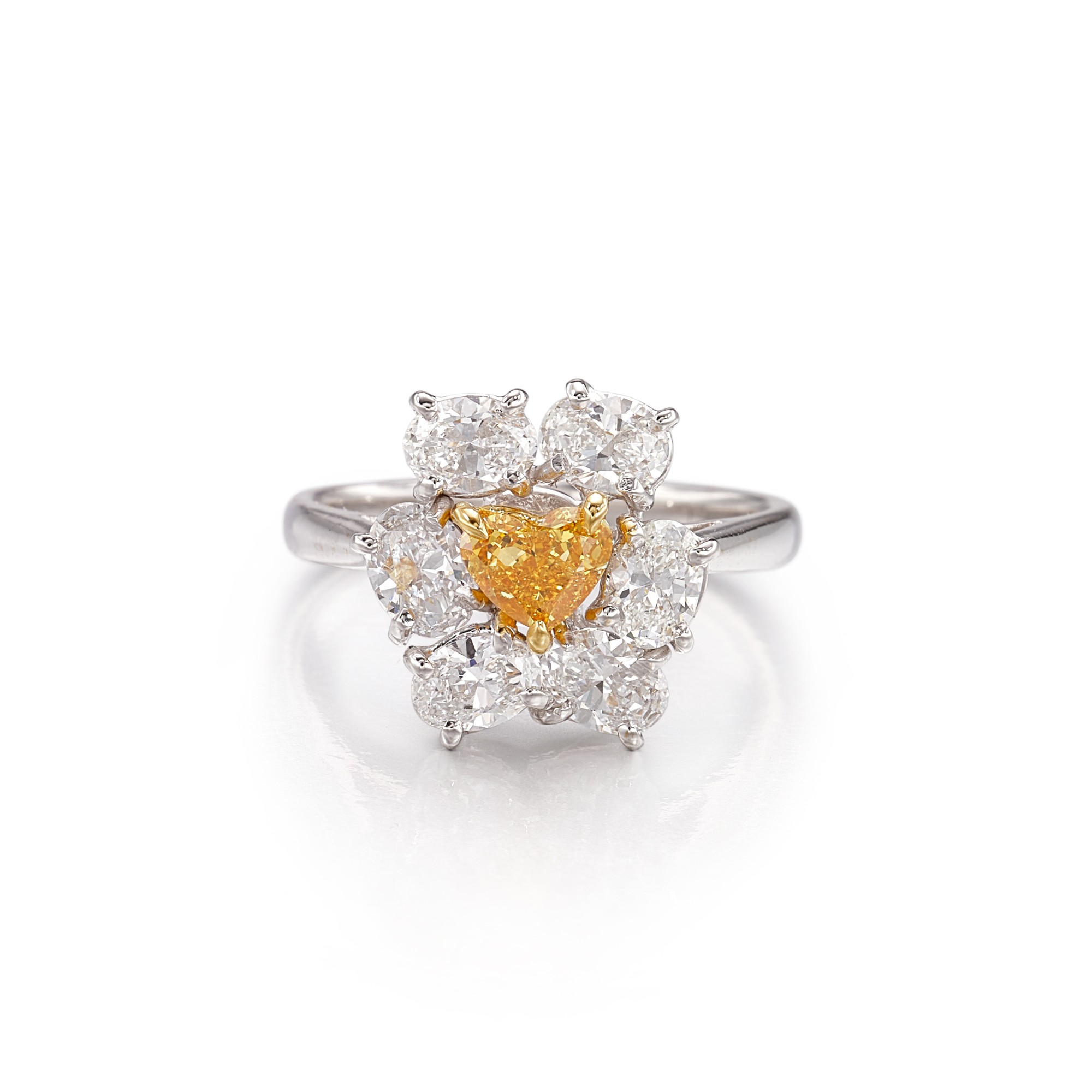 Fancy Vivid Orange Yellow Diamond and Diamond Ring | 0.51克拉 艷彩橙黄色鑽石 配 ...