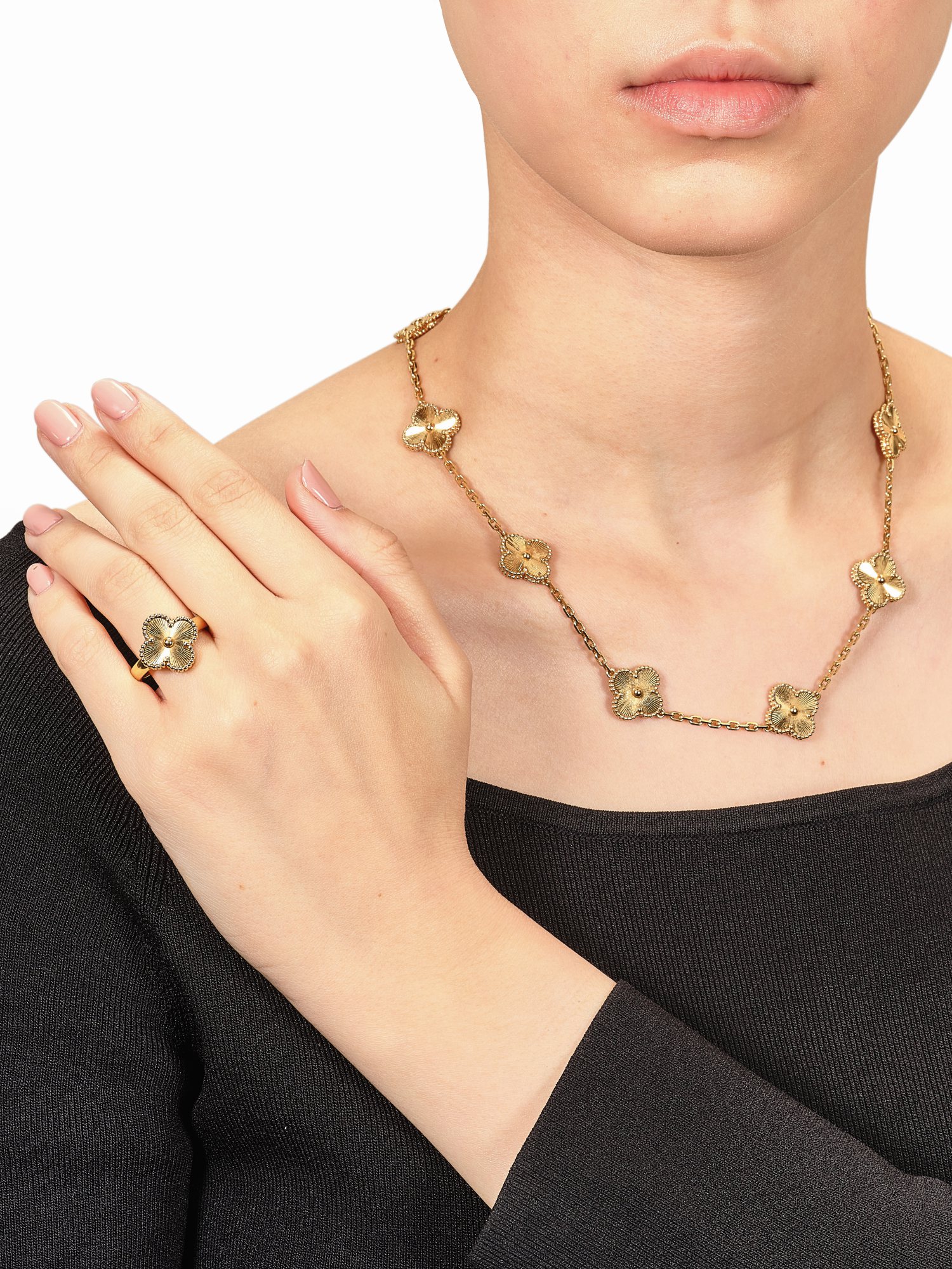 'Vintage Alhambra' Gold Necklace and Ring | 梵克雅寶 | 'Vintage Alhambra' K ...