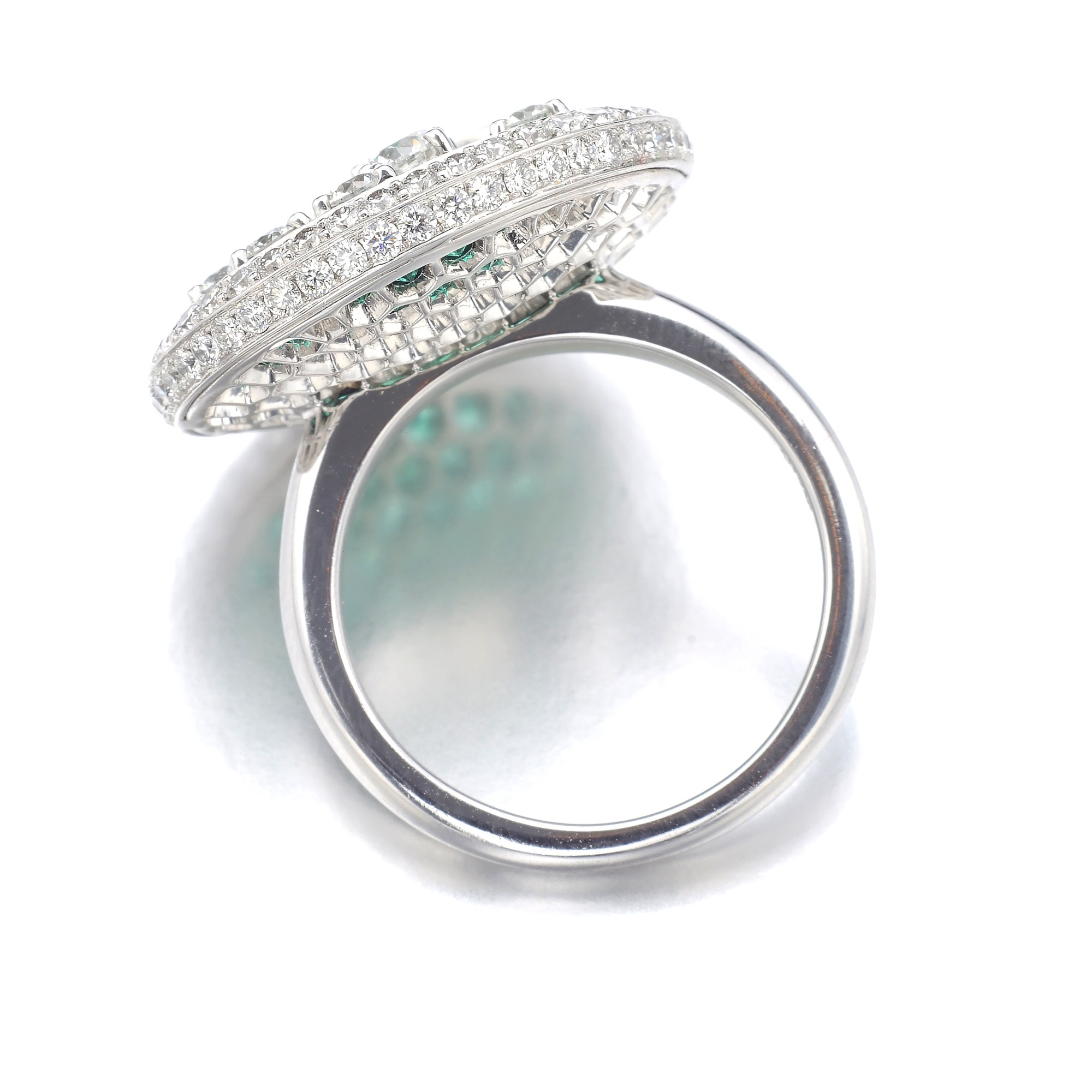 GRAFF | DIAMOND AND EMERALD RING | Graff: Contrast & Colour | 2020 ...
