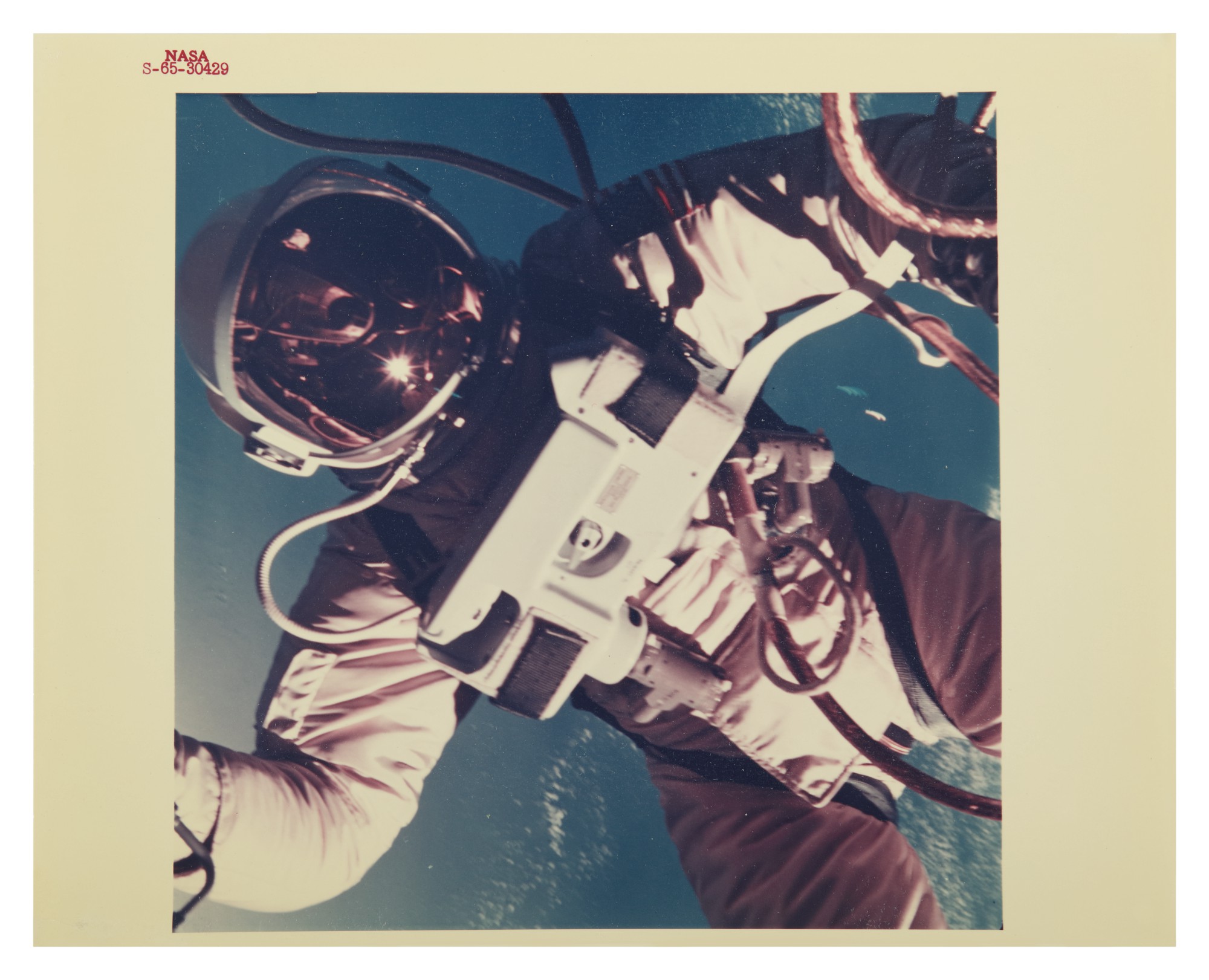 [GEMINI 4] FIRST AMERICAN SPACEWALK. VINTAGE NASA "RED NUMBER ...