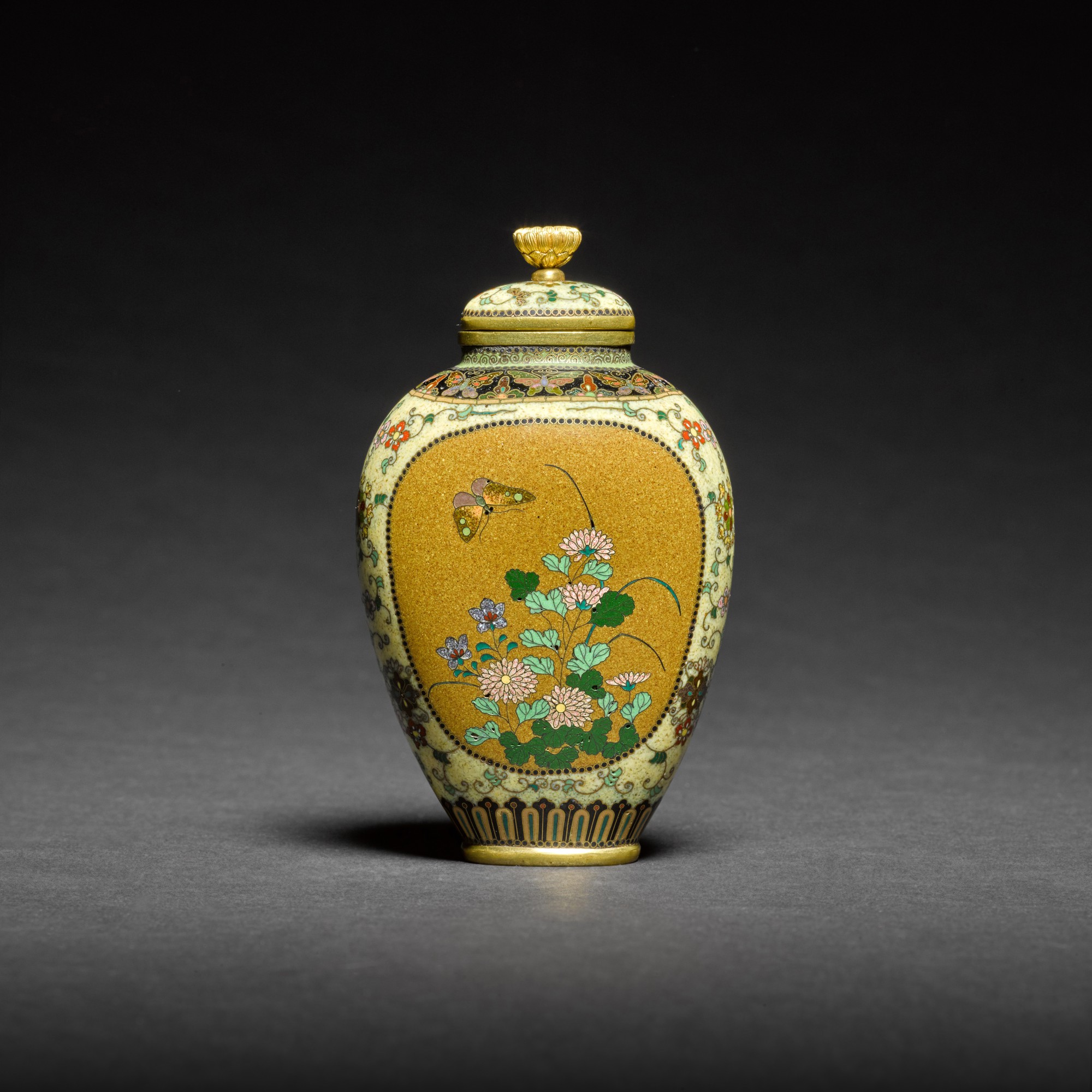 A cloisonné enamel vase and cover | Attributed to the Kyoto Namikawa ...
