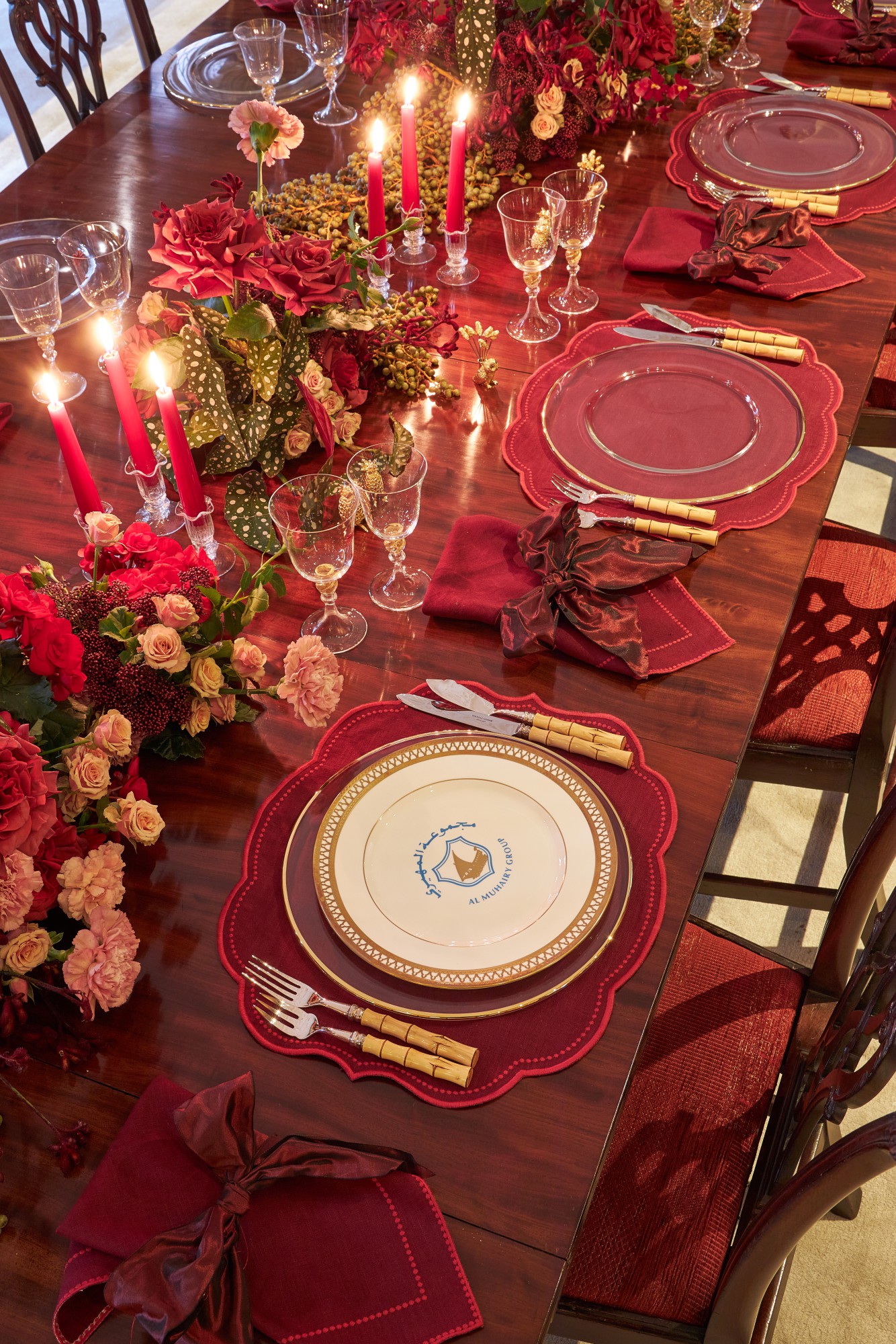 Seven Thomas Goode bone china sample dinner plates, various dates ...