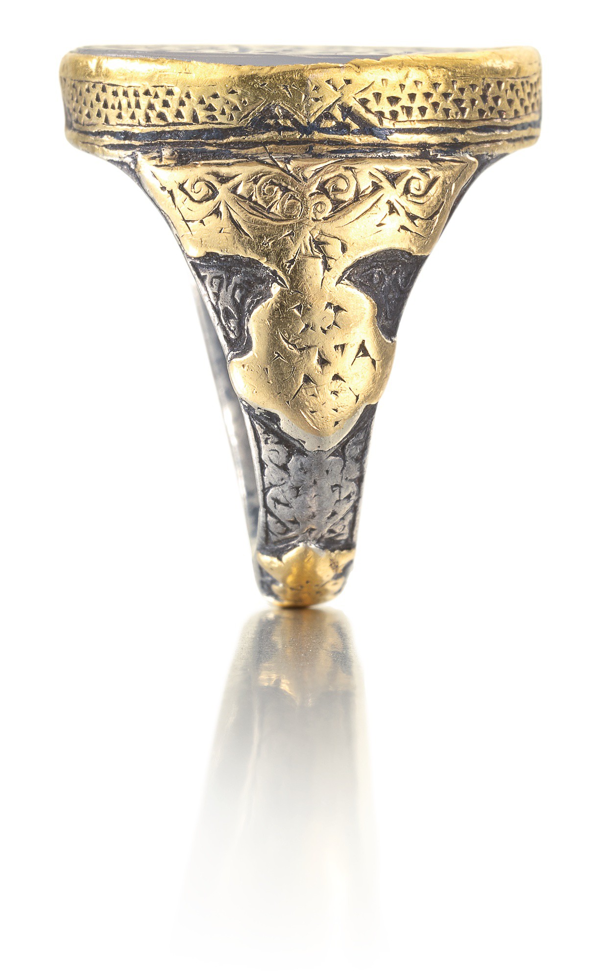 A SAFAVID AGATE-SET PARCEL-GILT SEAL RING, PERSIA, 16TH CENTURY | Arts ...