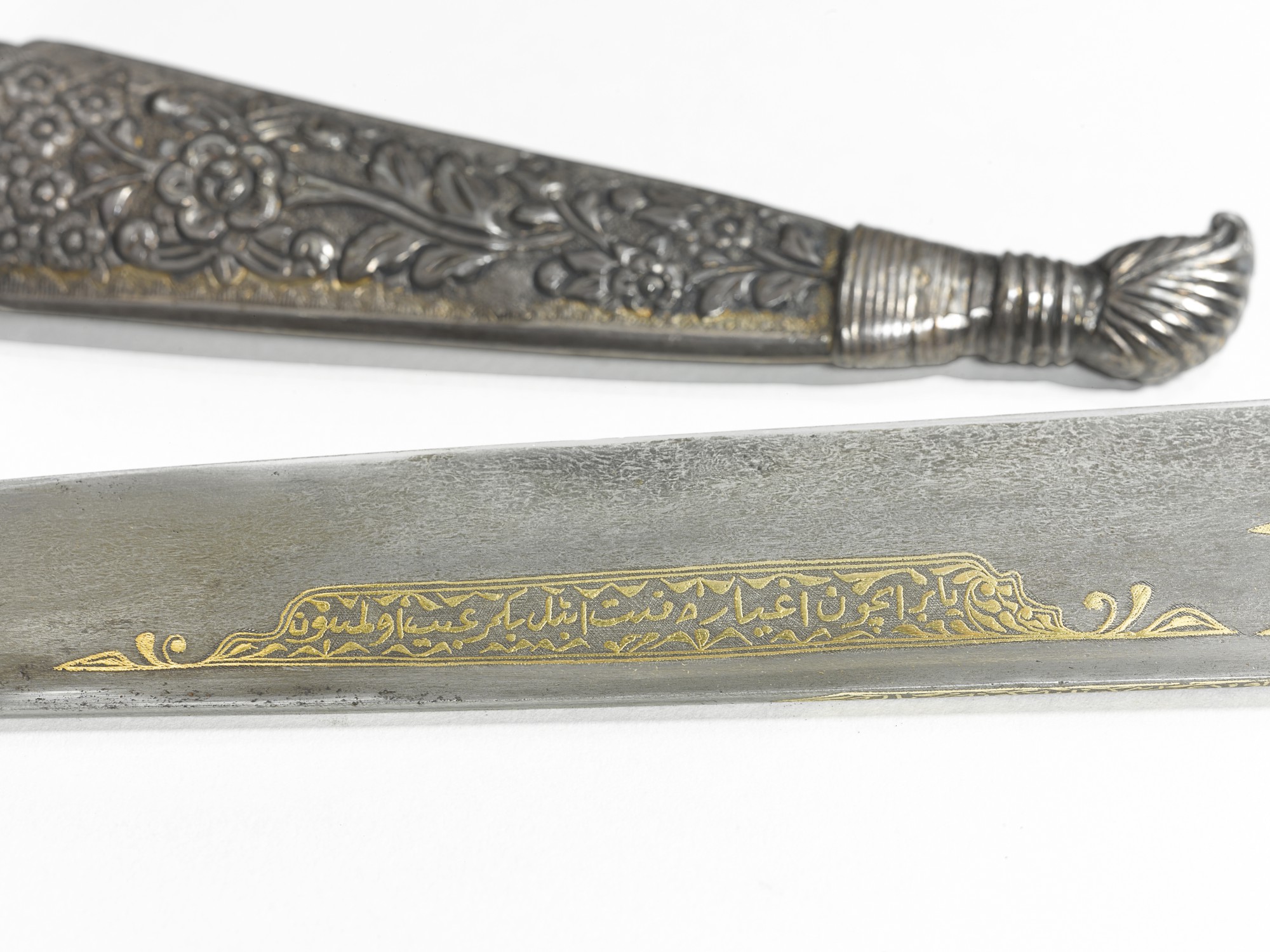 An Ottoman agate-hilted dagger with scabbard, Turkey, late 18th/19th ...