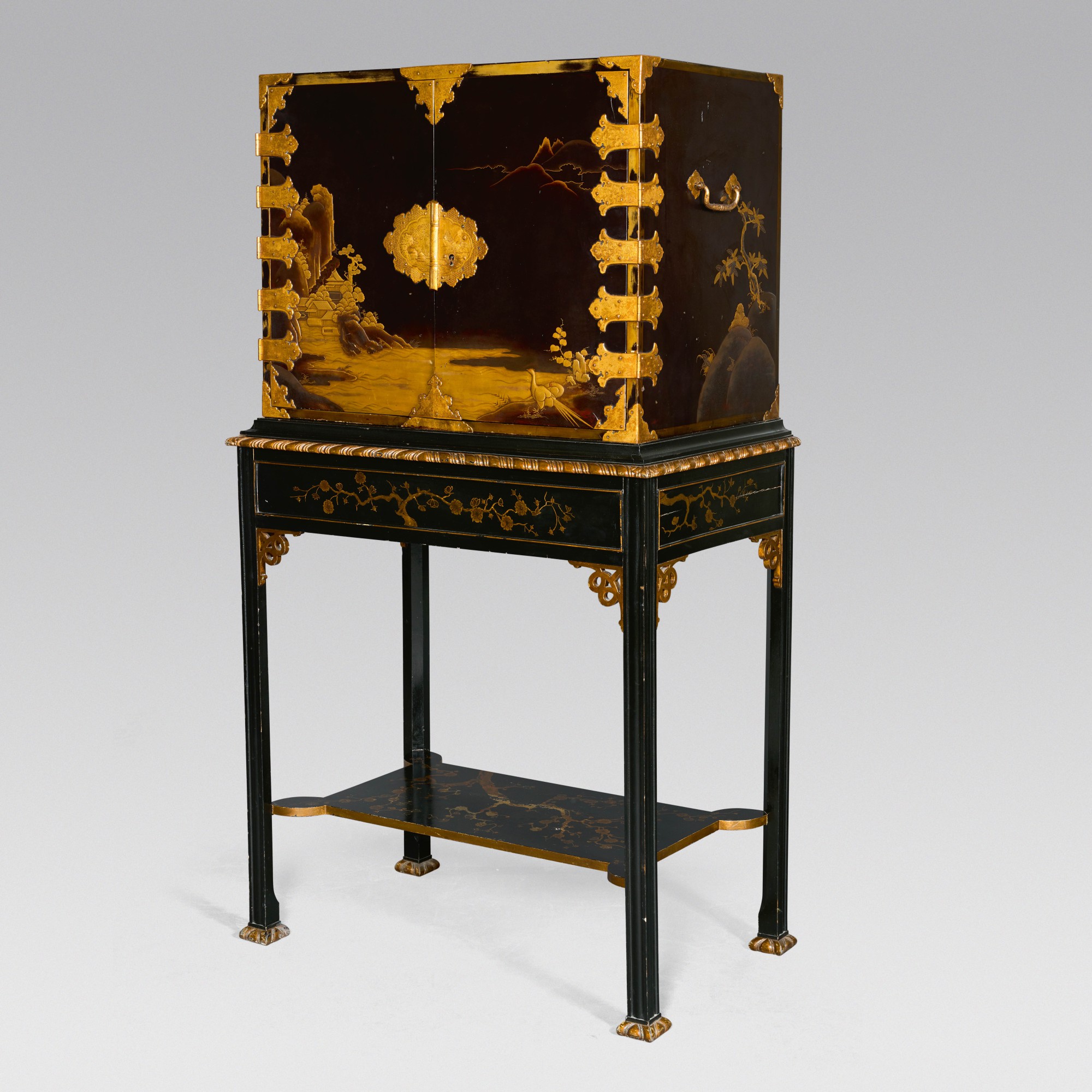 A FINE EXPORT LACQUER CABINET FOR THE EUROPEAN MARKET, EDO PERIOD, LATE ...