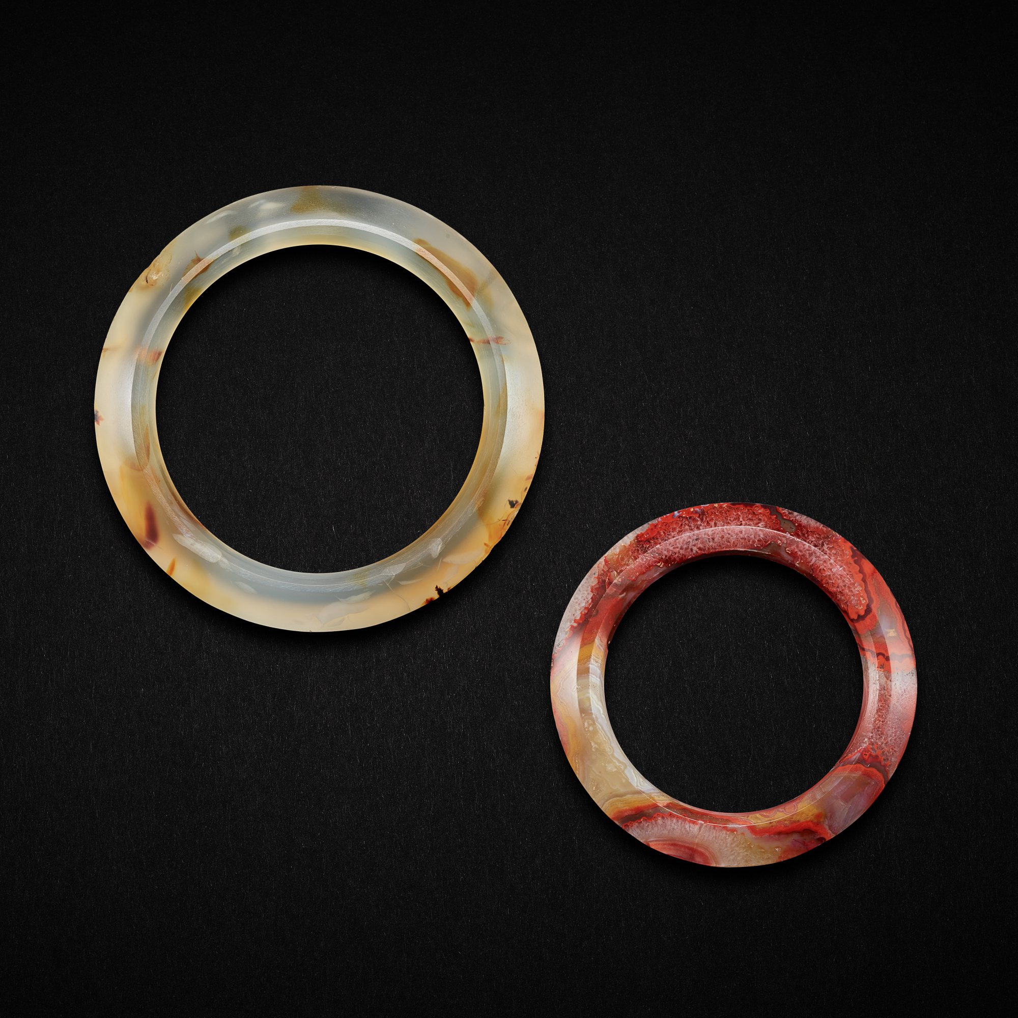 Two agate rings, Eastern Zhou dynasty, Warring States period 東周戰國 ...
