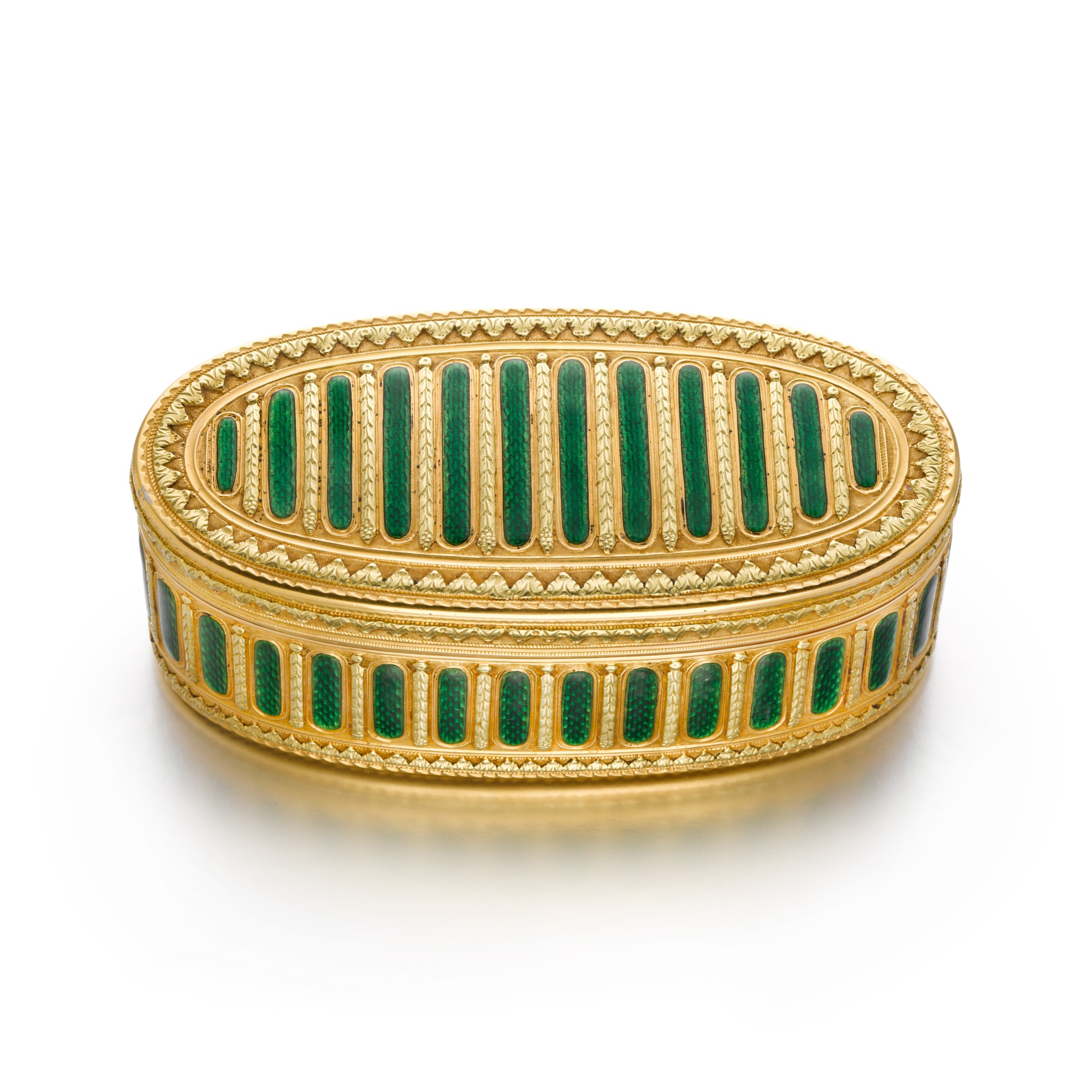 A decorative two-colour gold and enamel snuff box, in 18th century ...