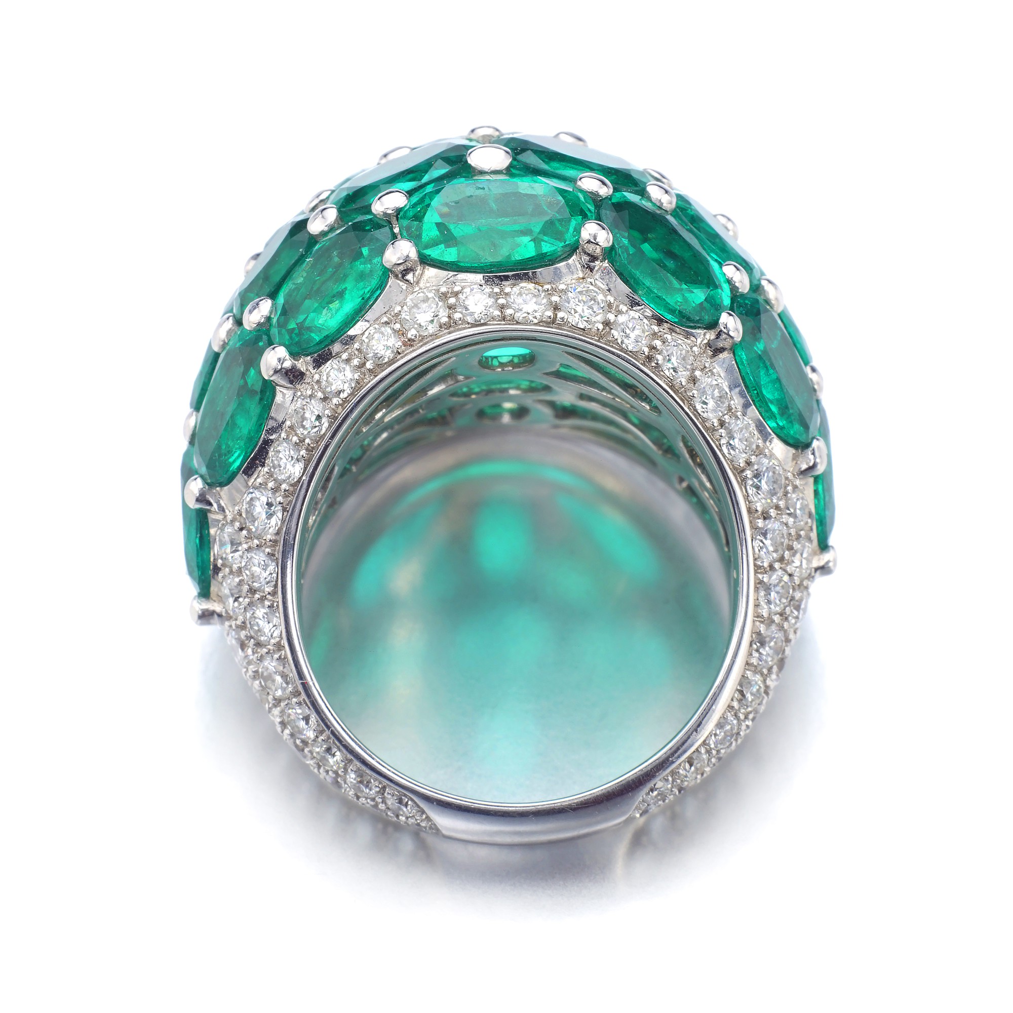 GRAFF | EMERALD AND DIAMOND RING | Graff: Contrast & Colour | 2020 ...