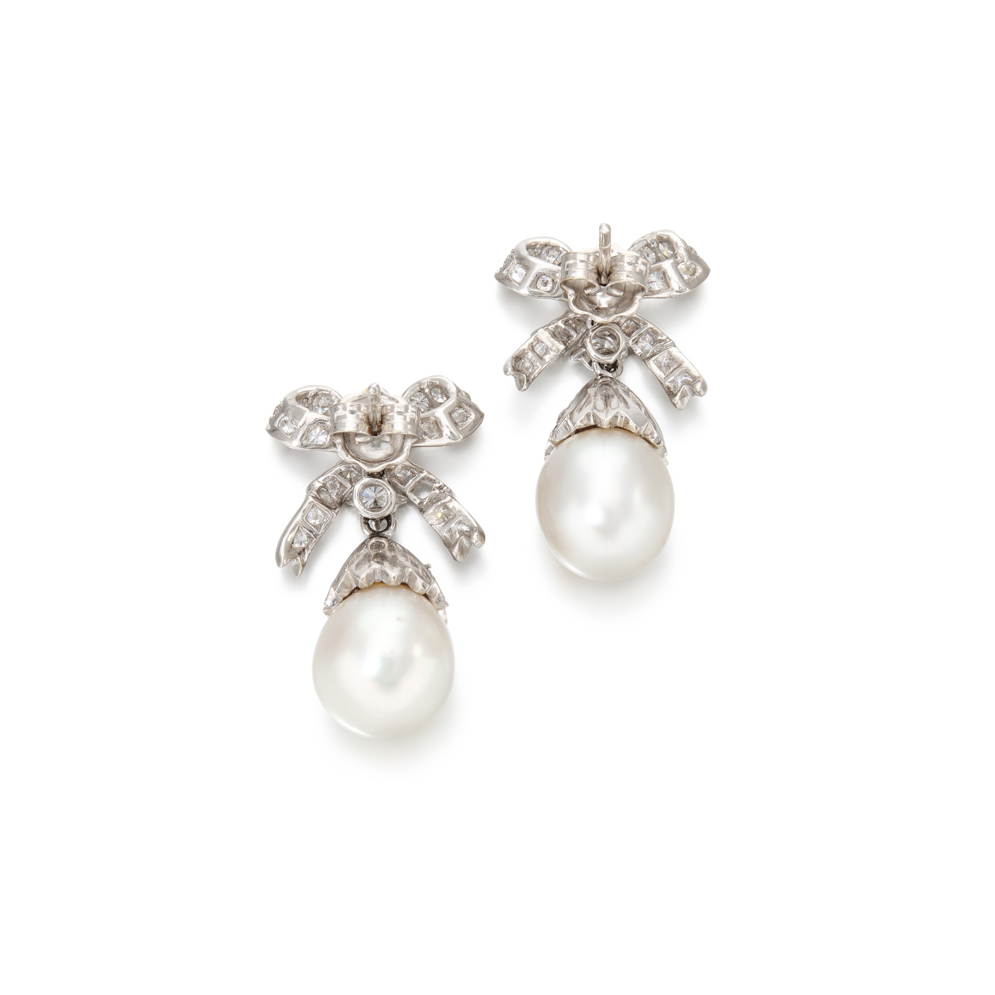 Pair of cultured pearl and diamond earrings (Paio di orecchini in perle ...