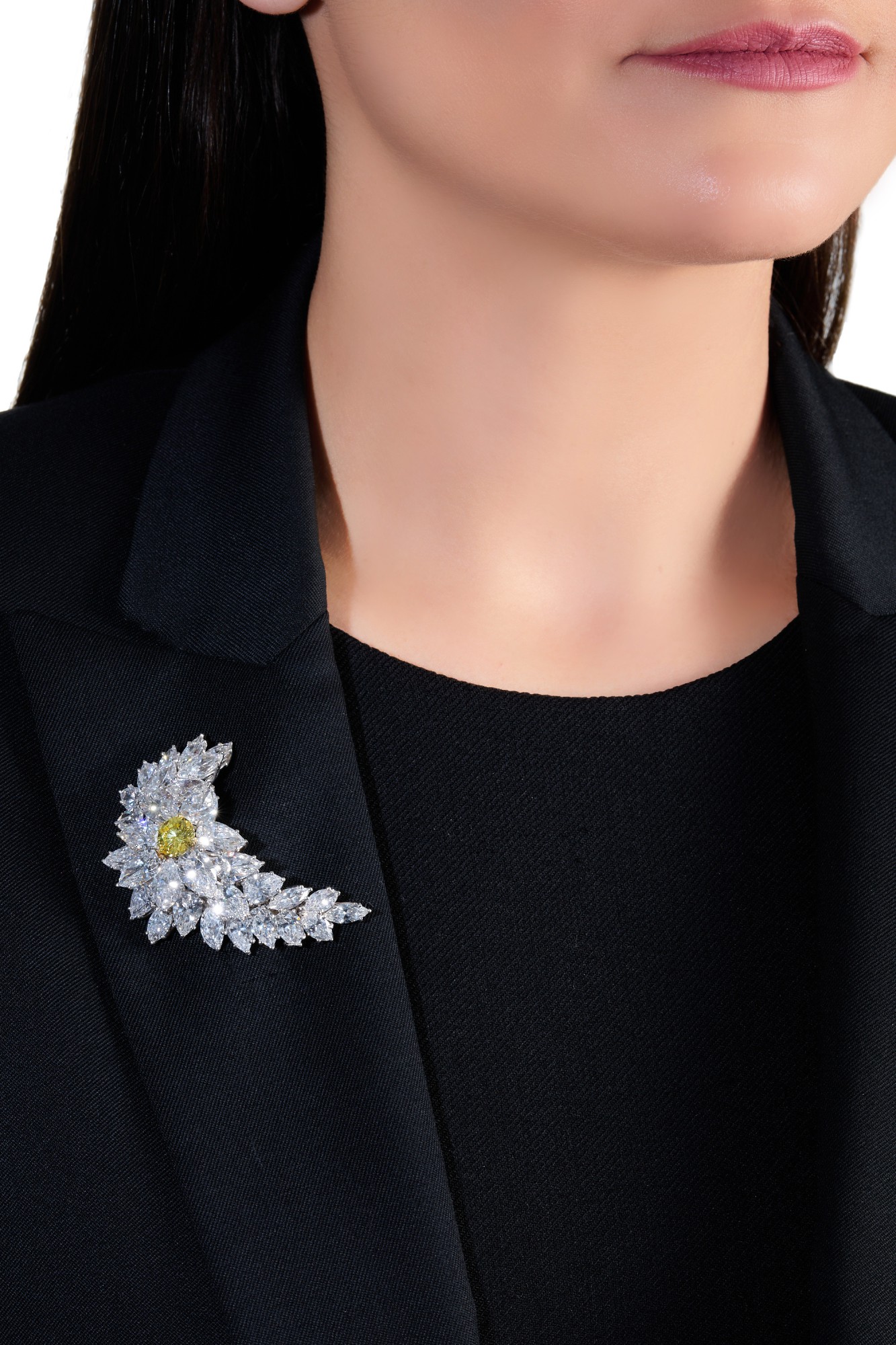 Fancy yellow diamond and diamond brooch | 彩黃色鑽石配鑽石別針 | Magnificent ...