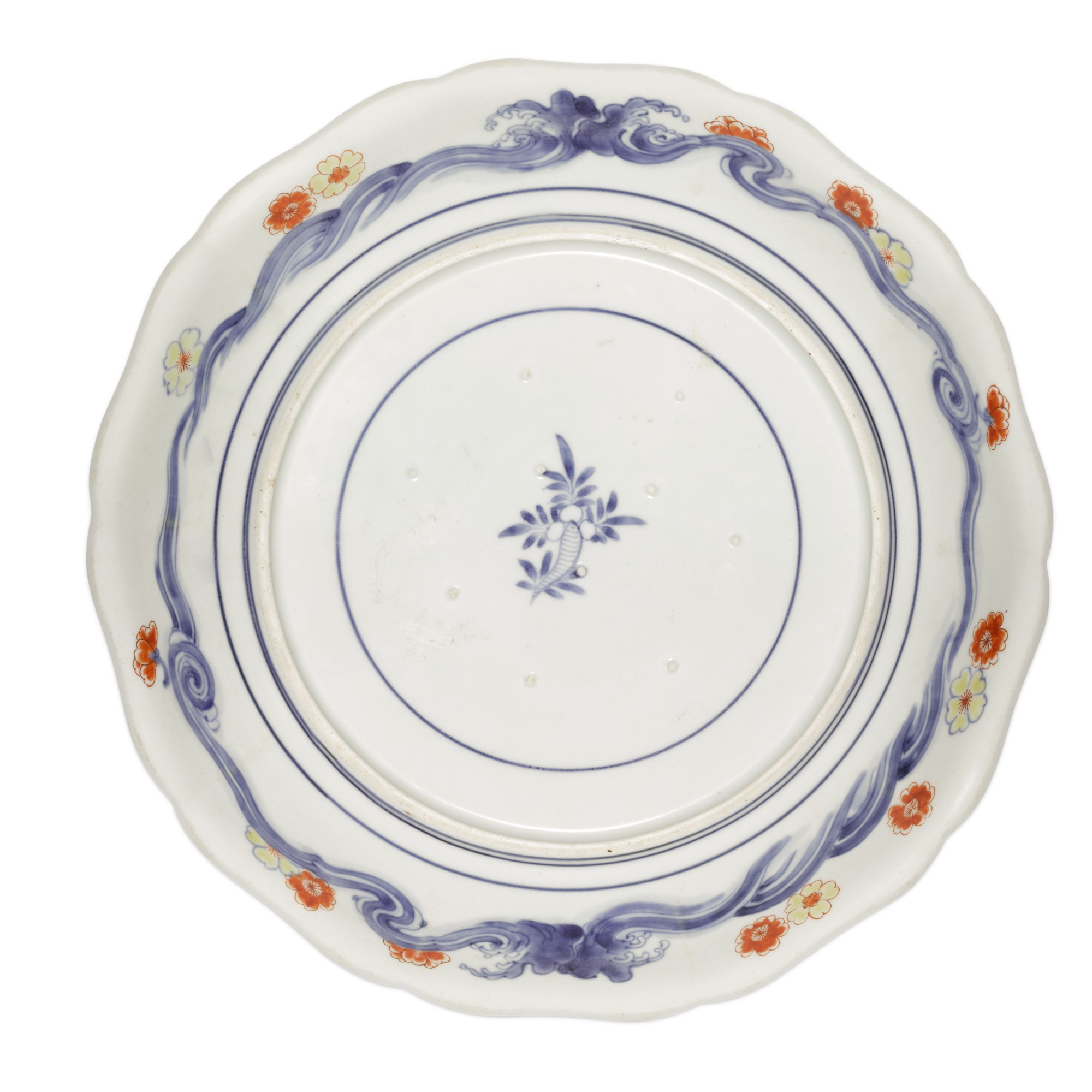 A RARE ENAMELLED KAKIEMON STYLE LOBED DISH | EDO PERIOD, LATE 17TH-18TH ...