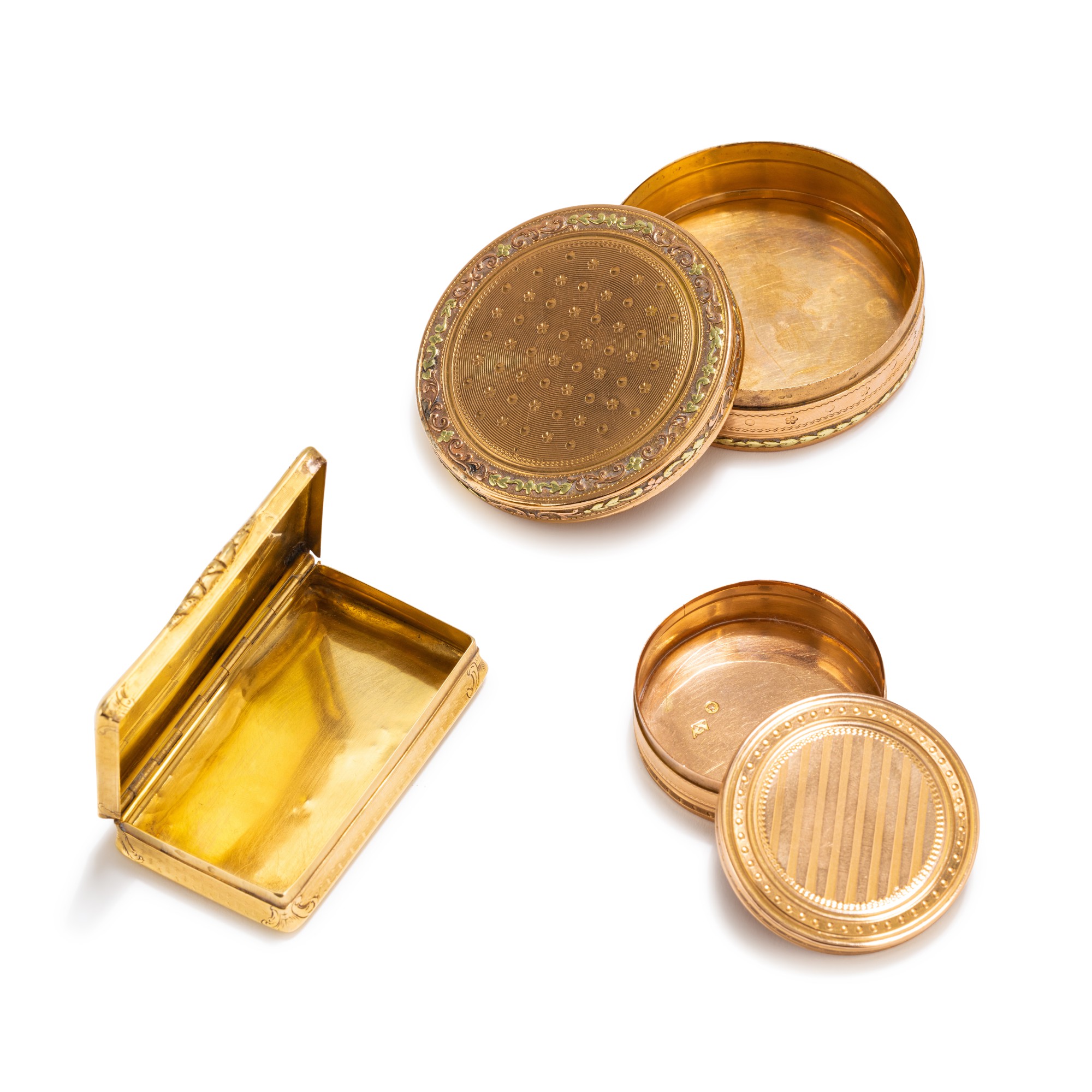 Three gold snuff boxes, Paris, late 18th century and later | Trois ...