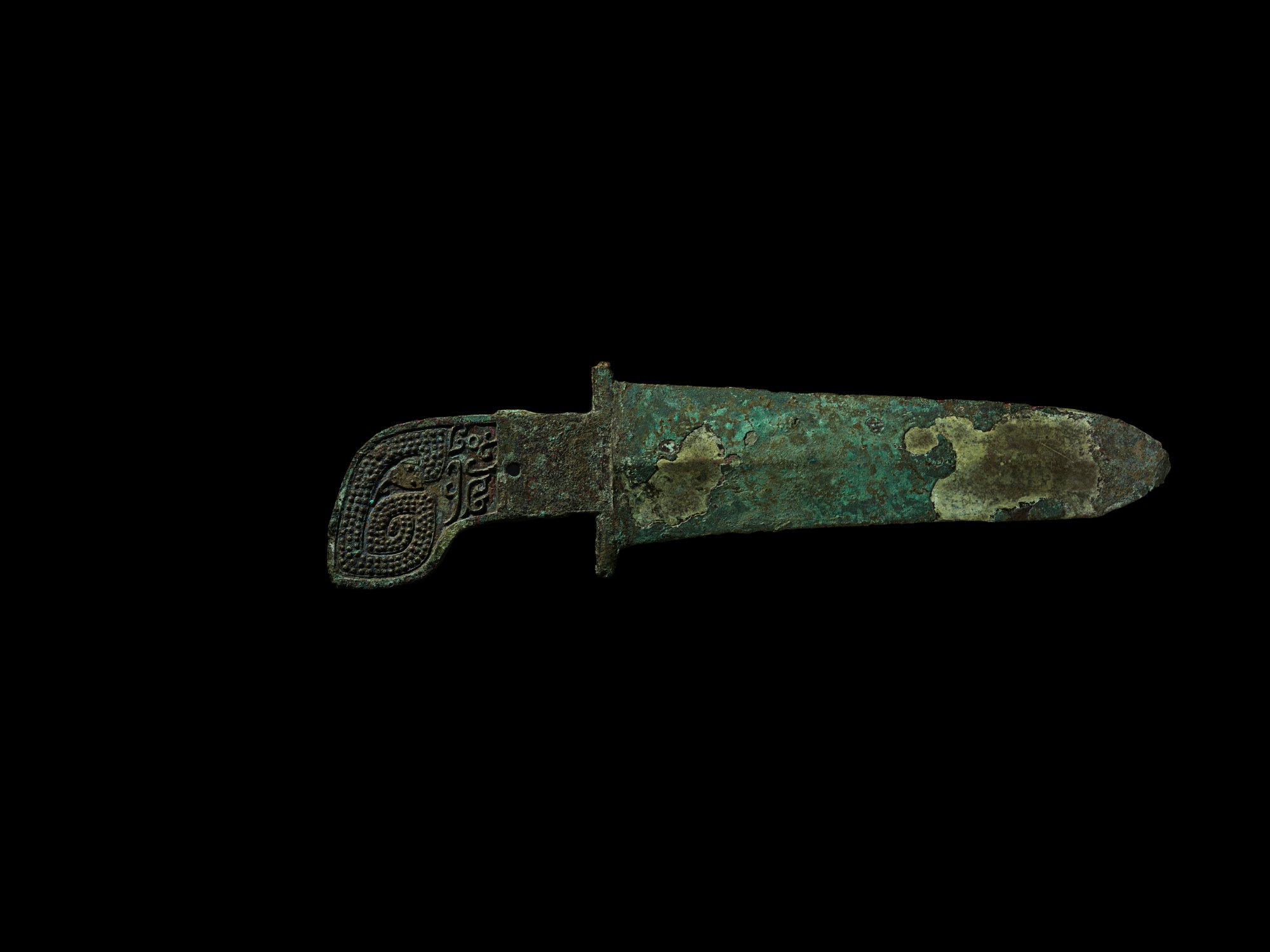 A rare archaic bronze 'serpent' dagger axe (Ge), Shang dynasty | 商 ...