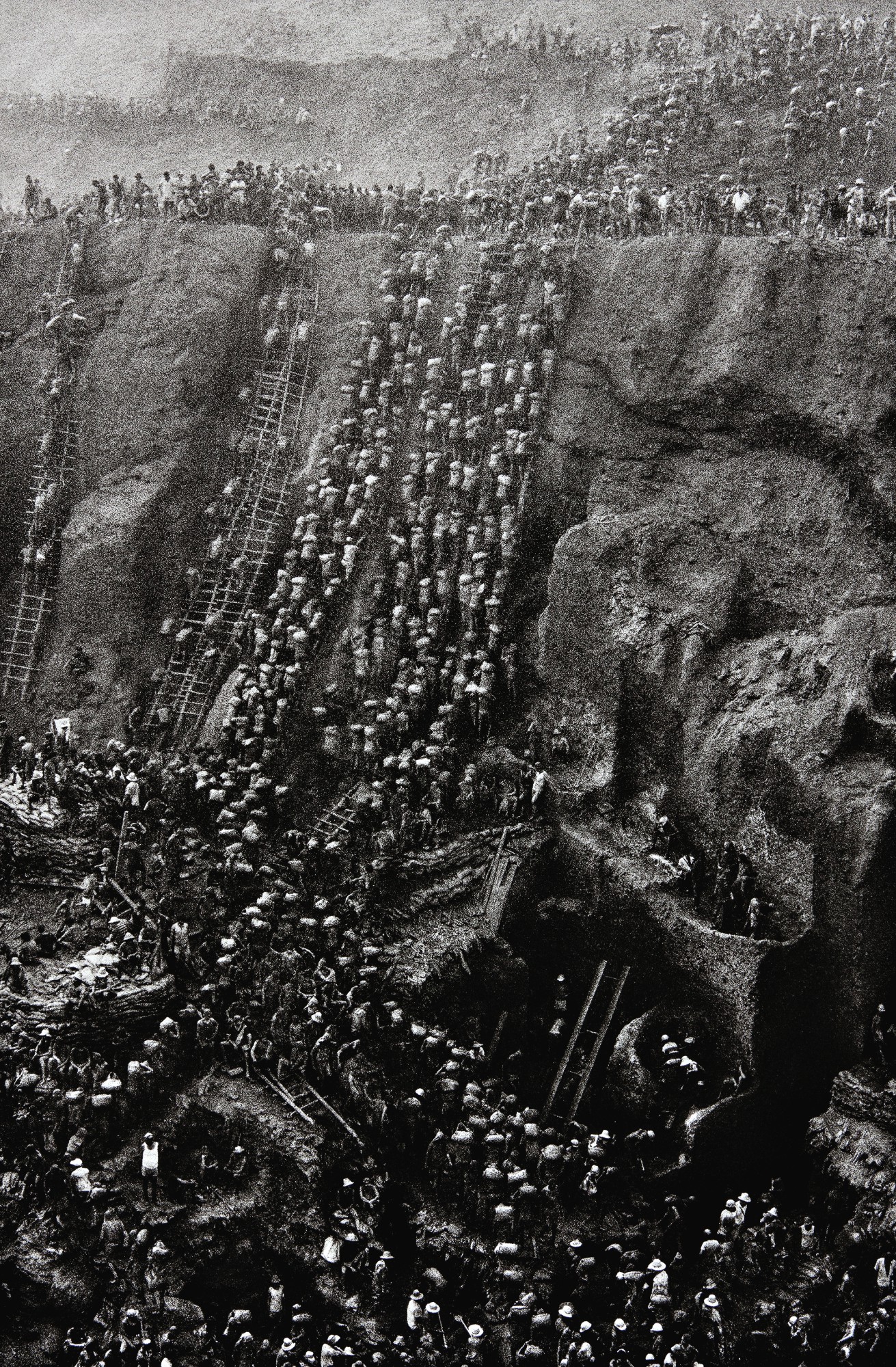 Gold Mine, Serra Pelada, Brazil (Figure Eight) (from Workers) | Four ...