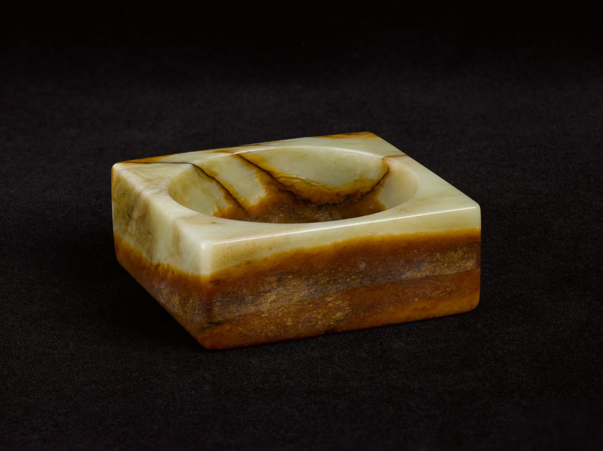 A jade cong, Neolithic period - Zhou dynasty | 新石器時代至周 光素玉琮 | HOTUNG ...