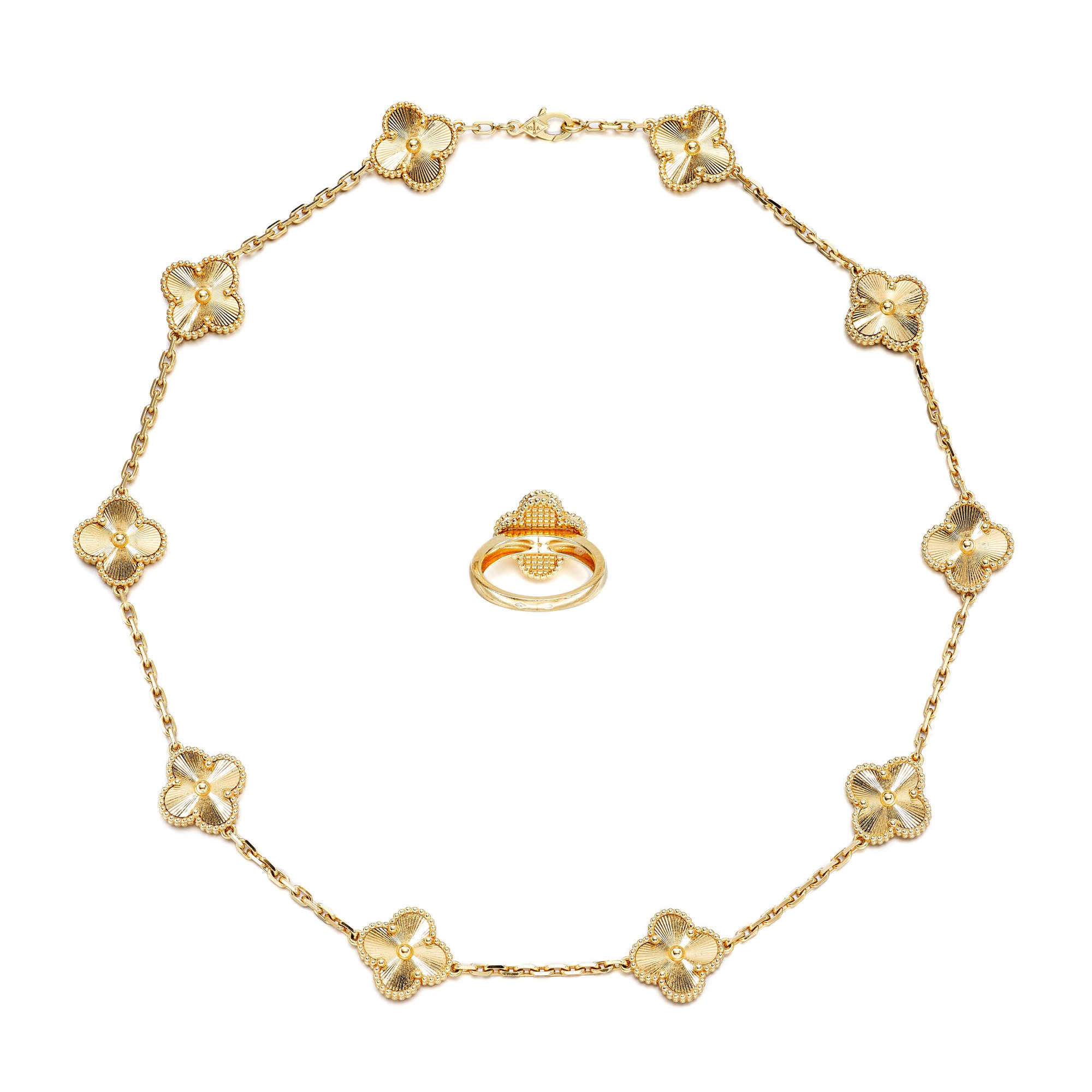 'Vintage Alhambra' Gold Necklace and Ring | 梵克雅寶 | 'Vintage Alhambra' K ...