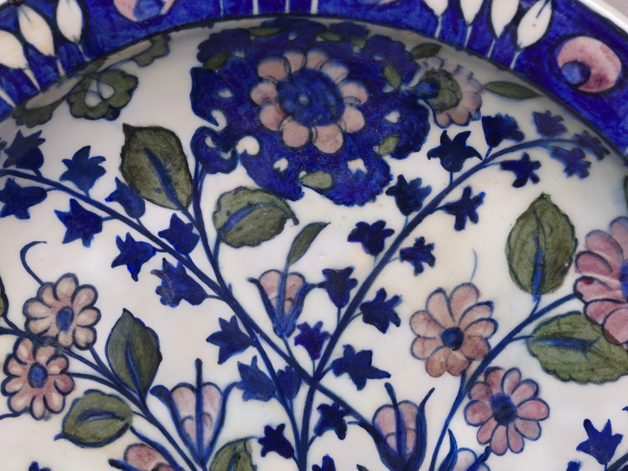 A rare Iznik 'Damascus' style pottery dish, Turkey, circa 1540 | Arts ...