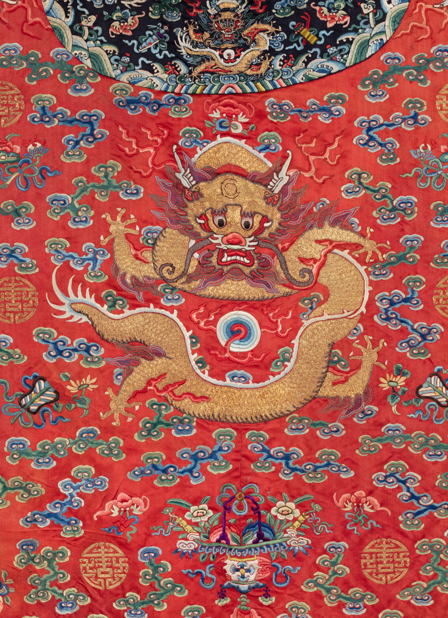 A red-ground 'dragon' robe, jifu Qing dynasty, 19th century | 清十九世紀 紅地緞 ...
