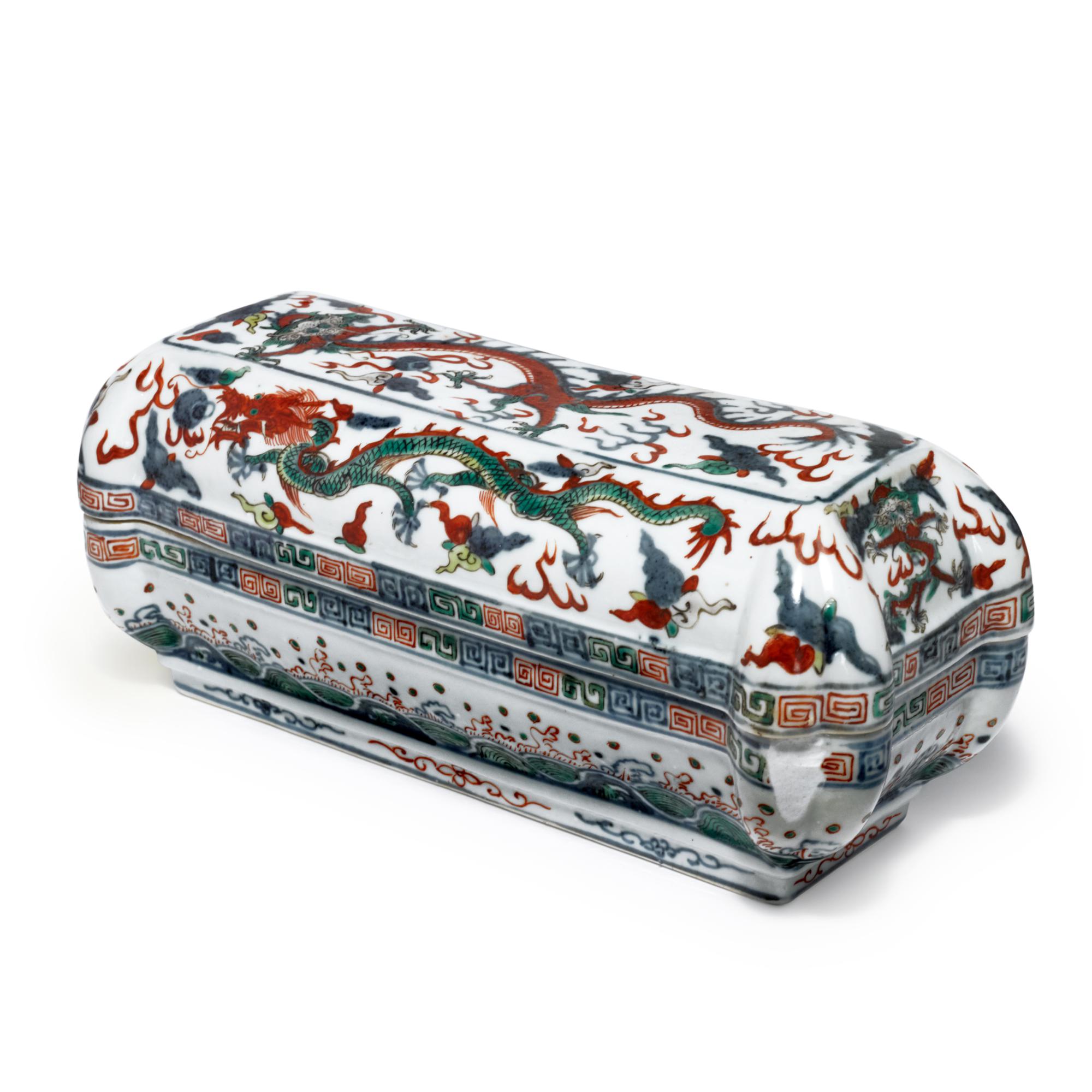A rectangular wucai 'dragon' box and cover, Republic period | 民國 ...