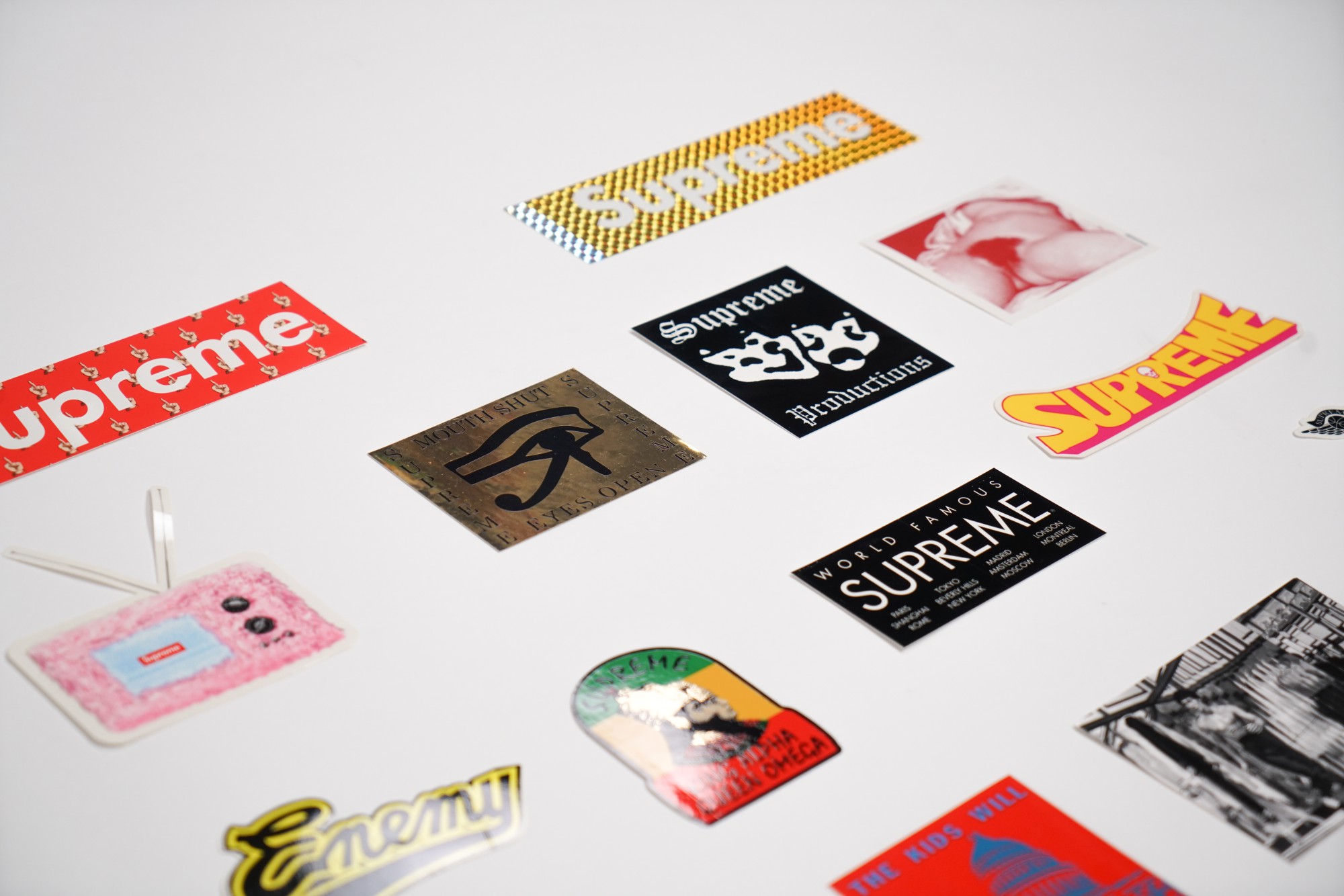 SUPREME STICKERS [26 PIECES] | The Supreme Vault: 1998 - 2018 ...
