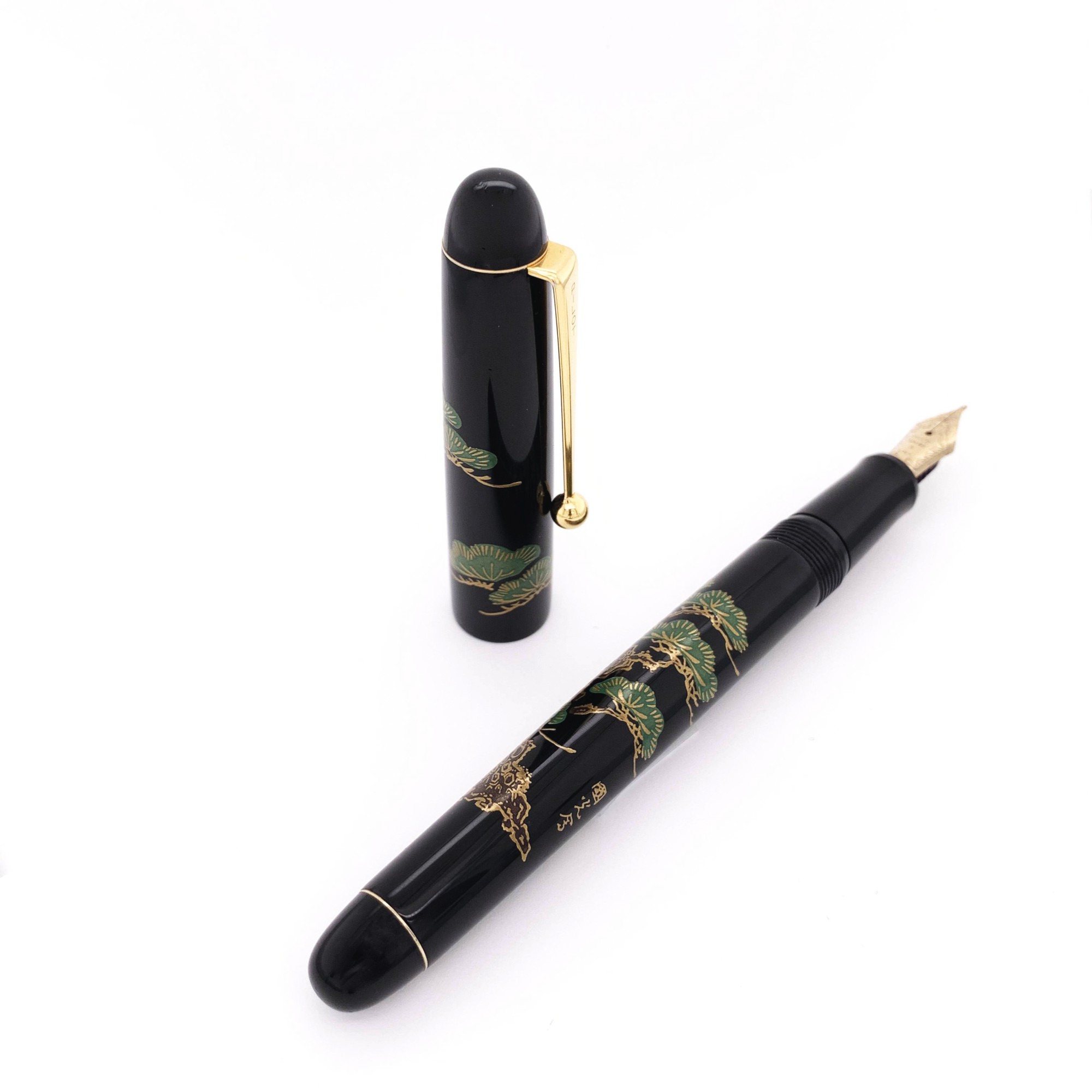 NAMIKI | A HAND PAINTED LACQUERED MAKI-E FOUNTAIN PEN DEPICTING PINE ...