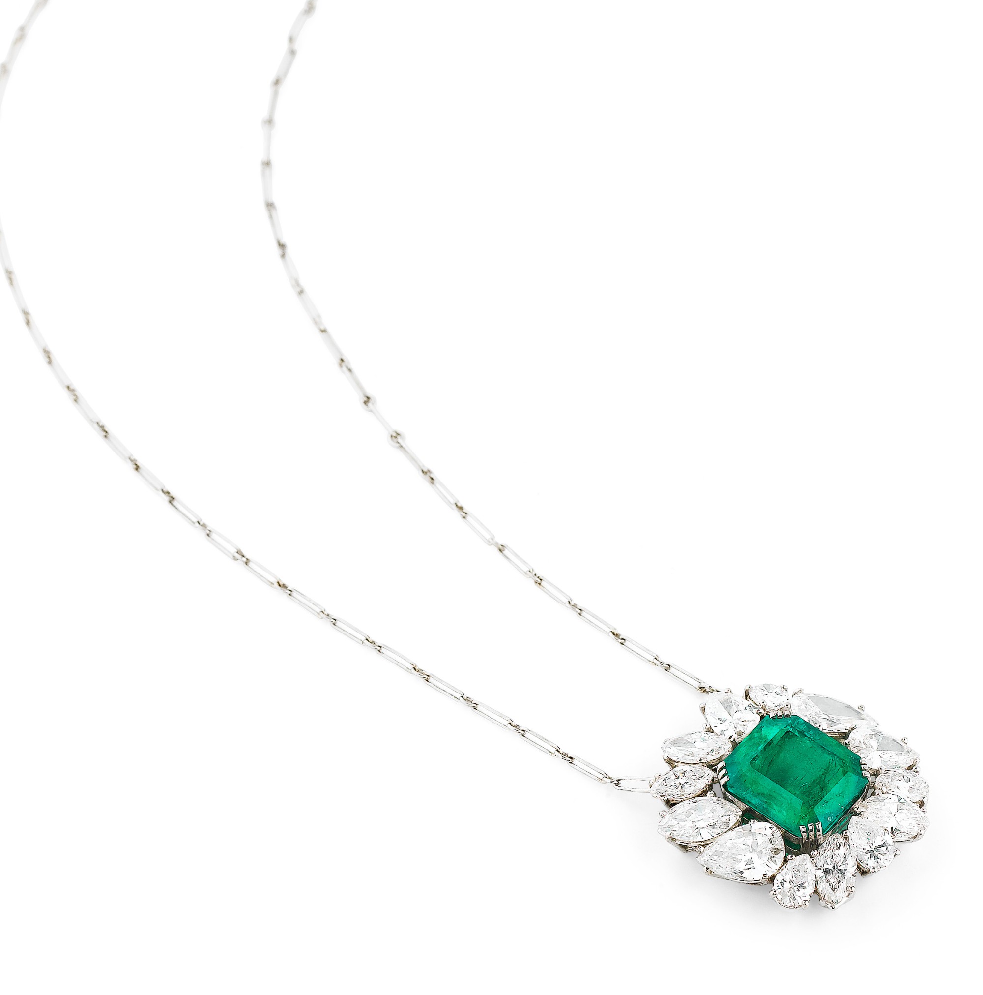 COLLIER ÉMERAUDE ET DIAMANTS | EMERALD AND DIAMOND NECKLACE | The ...