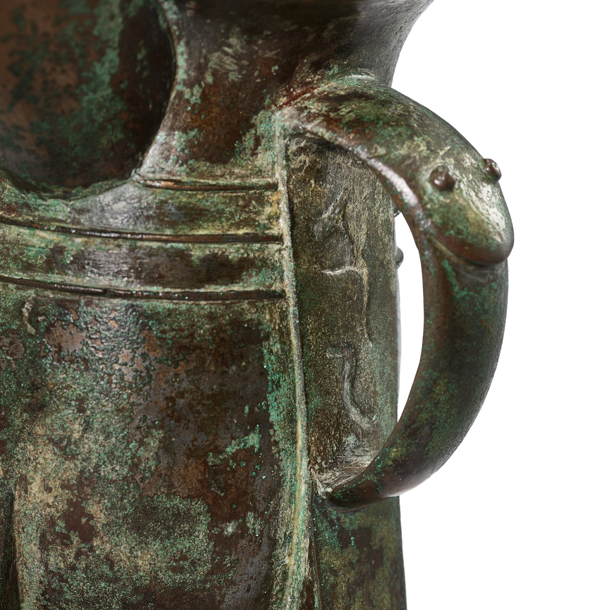 An inscribed archaic bronze ritual wine vessel, Jue, Shang dynasty | 商 ...