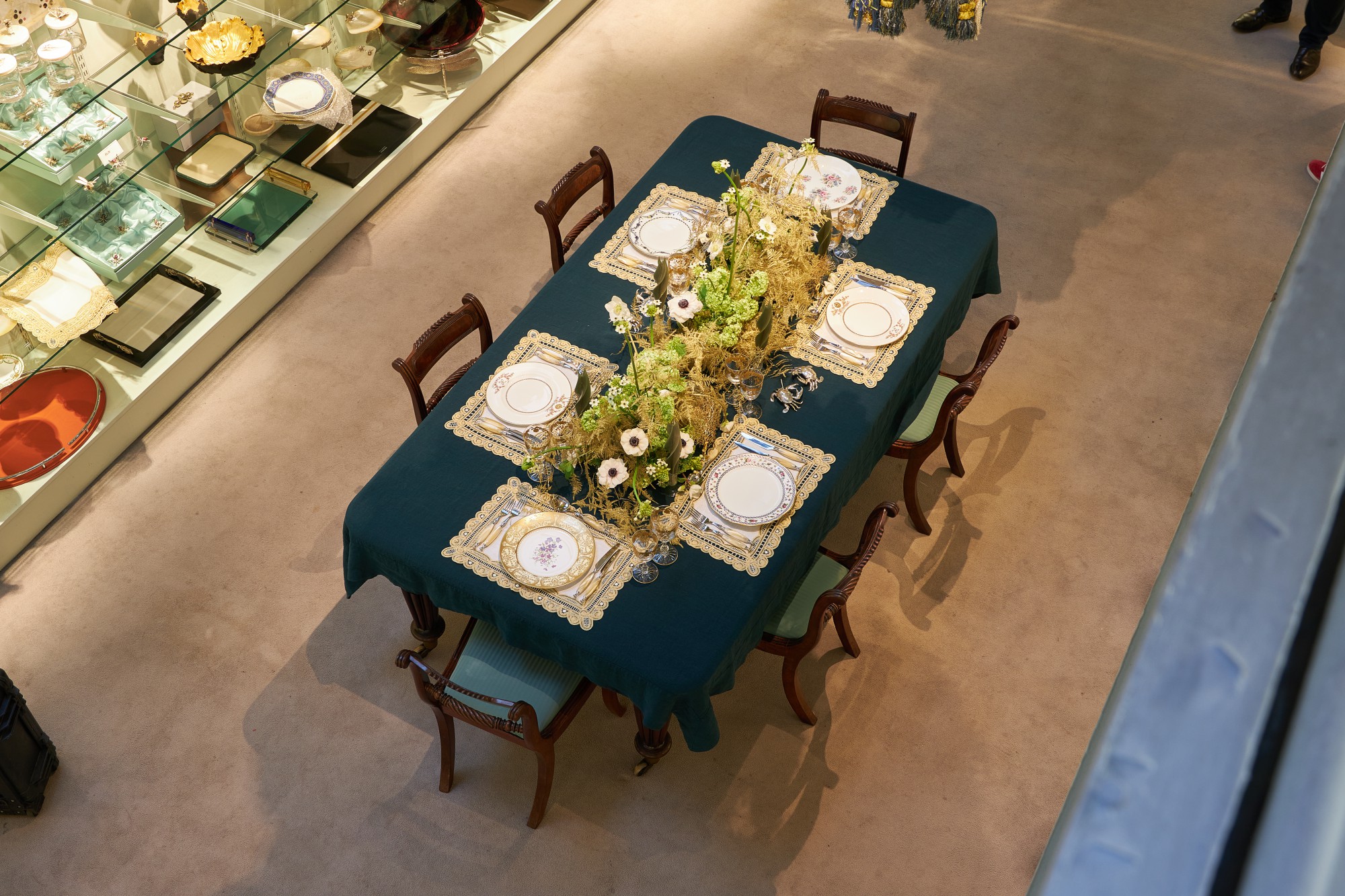 Six Thomas Goode bone china sample dinner plates, 1990-2000 | Thomas ...