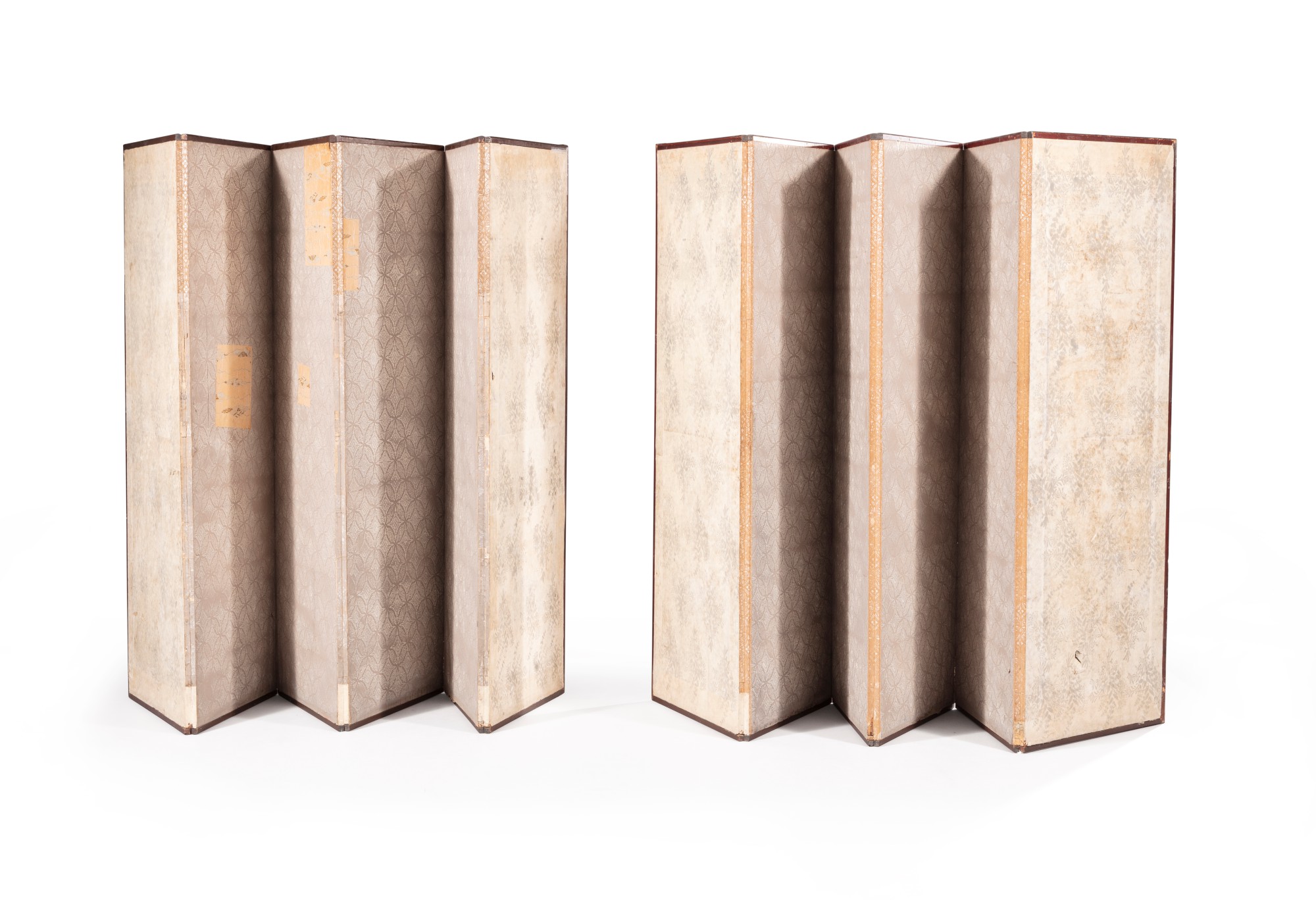 A pair of six-panel Kano School screens, 19th century | Paire de ...