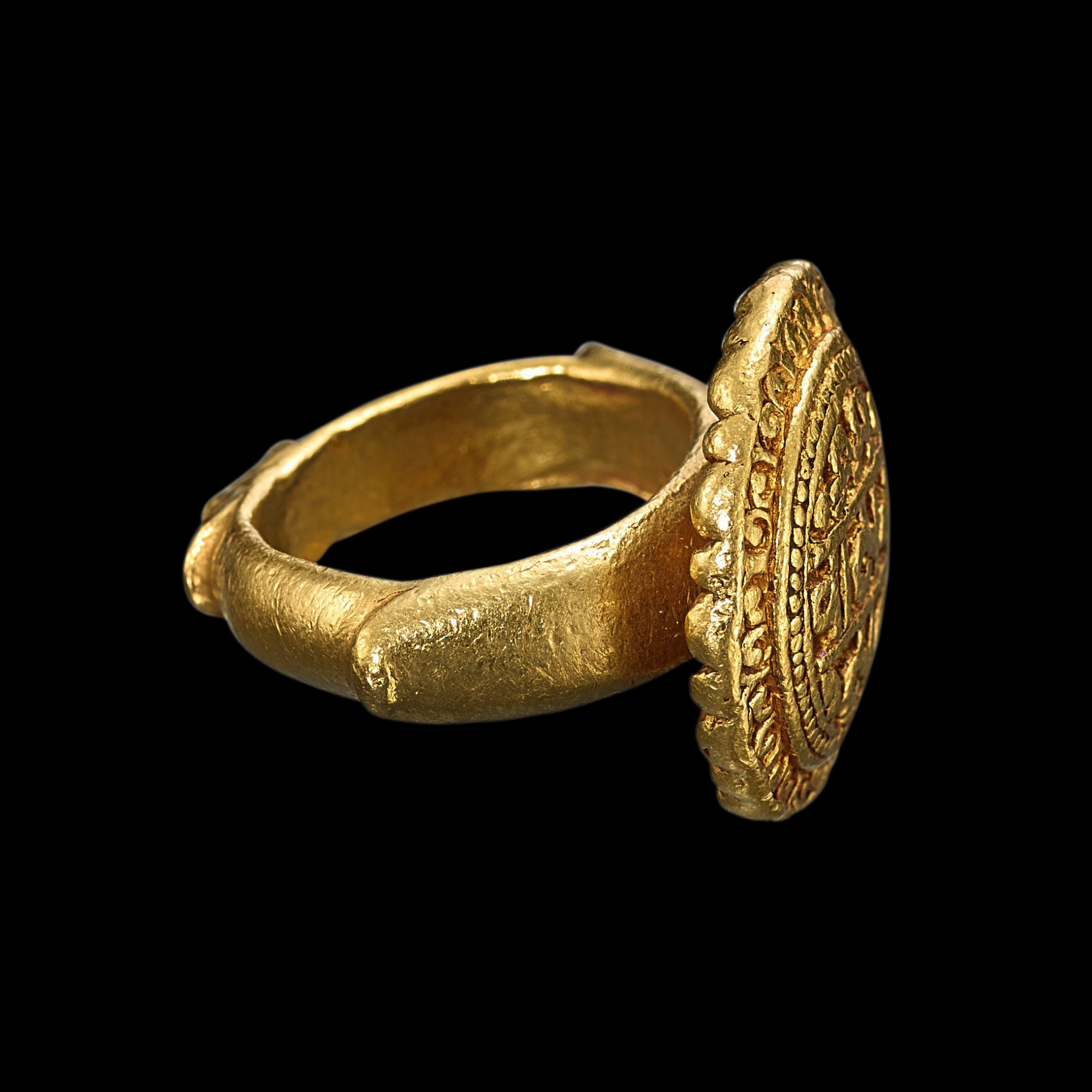 A gold ring with 'Sri Rama Nama' inscription Karnataka, South India ...